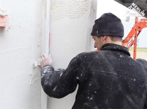 Comment réaliser un enduit extérieur monocouche ? | Leroy Merlin