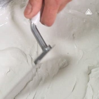 Comment poser de la faïence ou du carrelage mural ? | Leroy Merlin