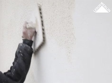 Comment réaliser un enduit extérieur monocouche ? | Leroy Merlin