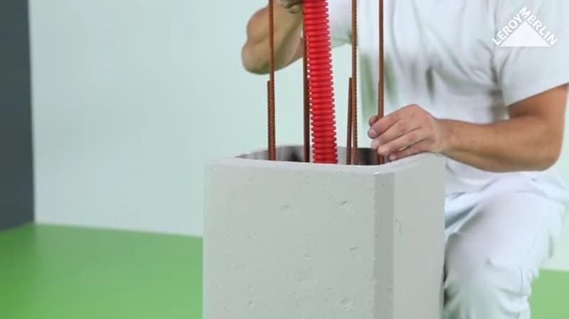 Comment monter des piliers de portail ? | Leroy Merlin