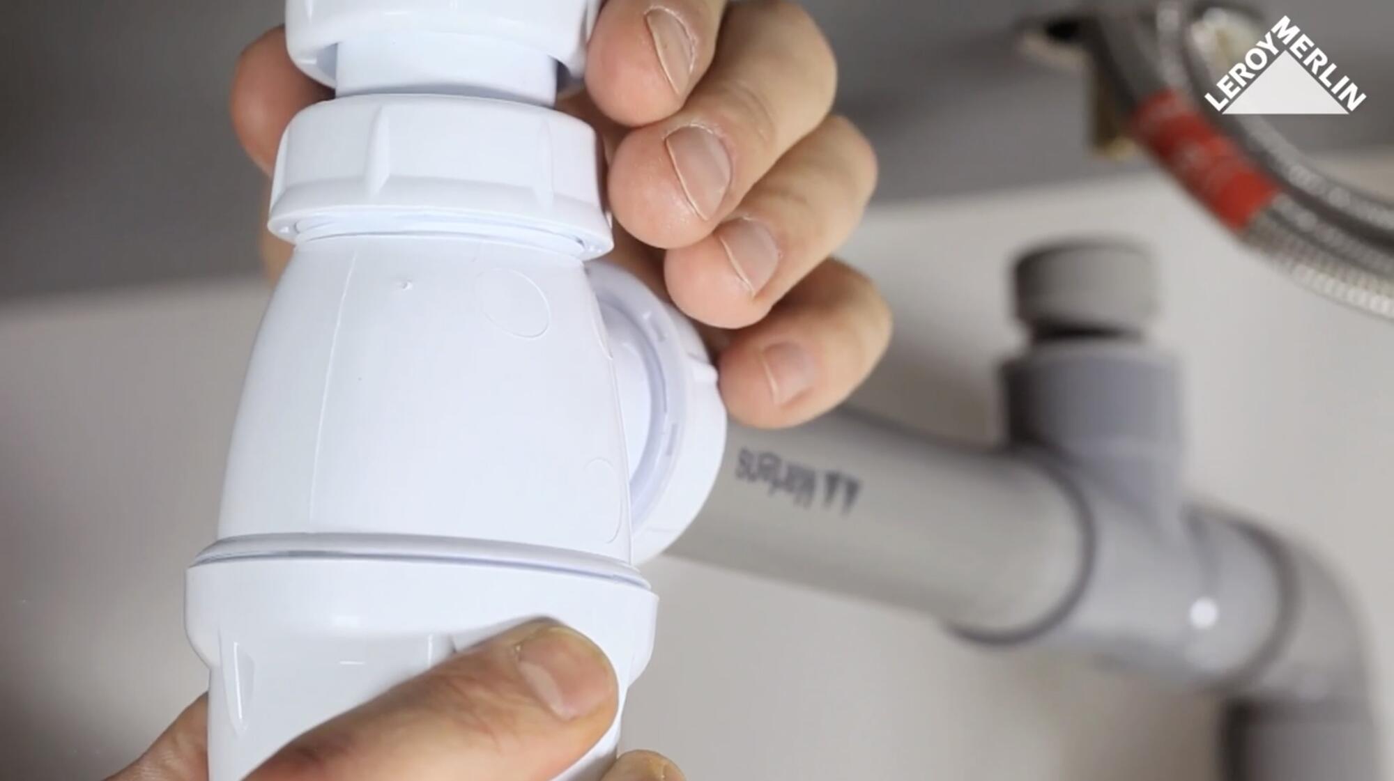 Comment changer un siphon ? | Leroy Merlin