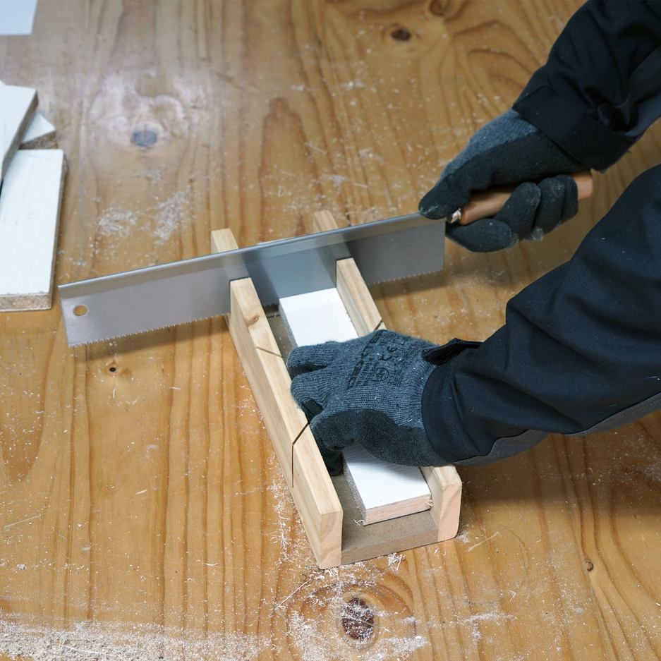 Qué es una guía para ingletar y cómo hacer corte en inglete | Leroy Merlin