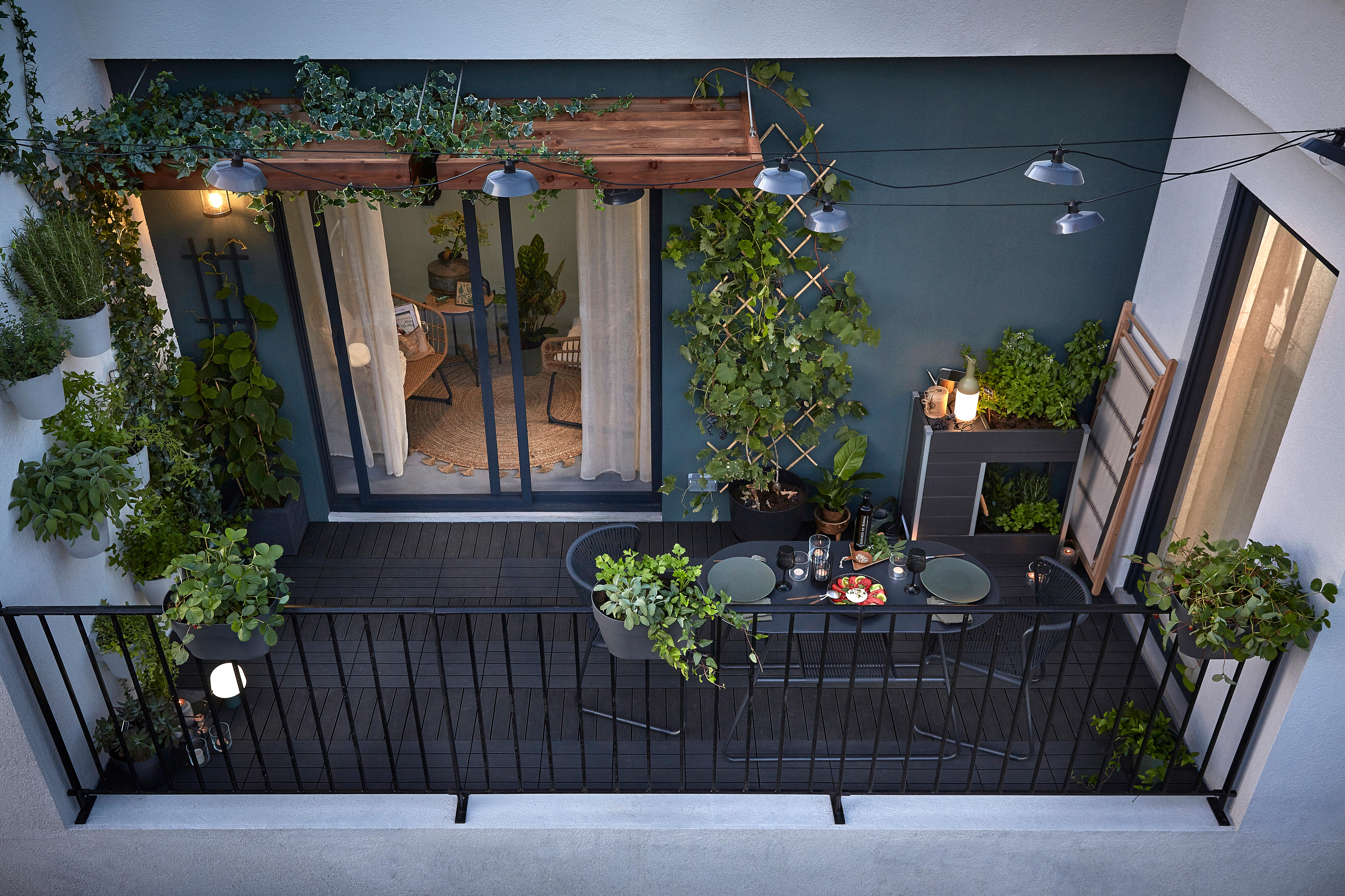 Un balcon cosy au style industriel | Leroy Merlin