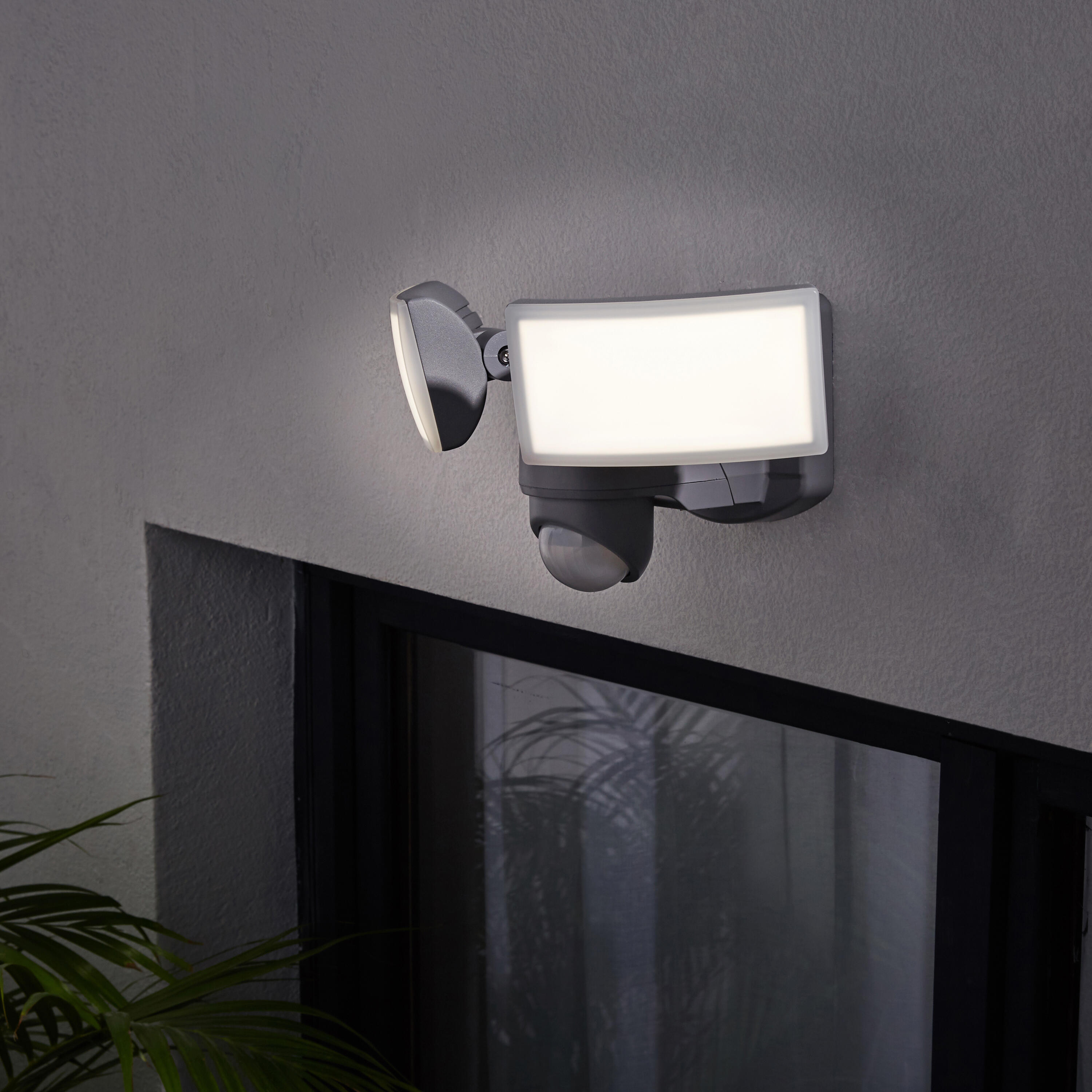 Projecteur extérieur LED, 1810 Lm gris Seffner INSPIRE | Leroy Merlin