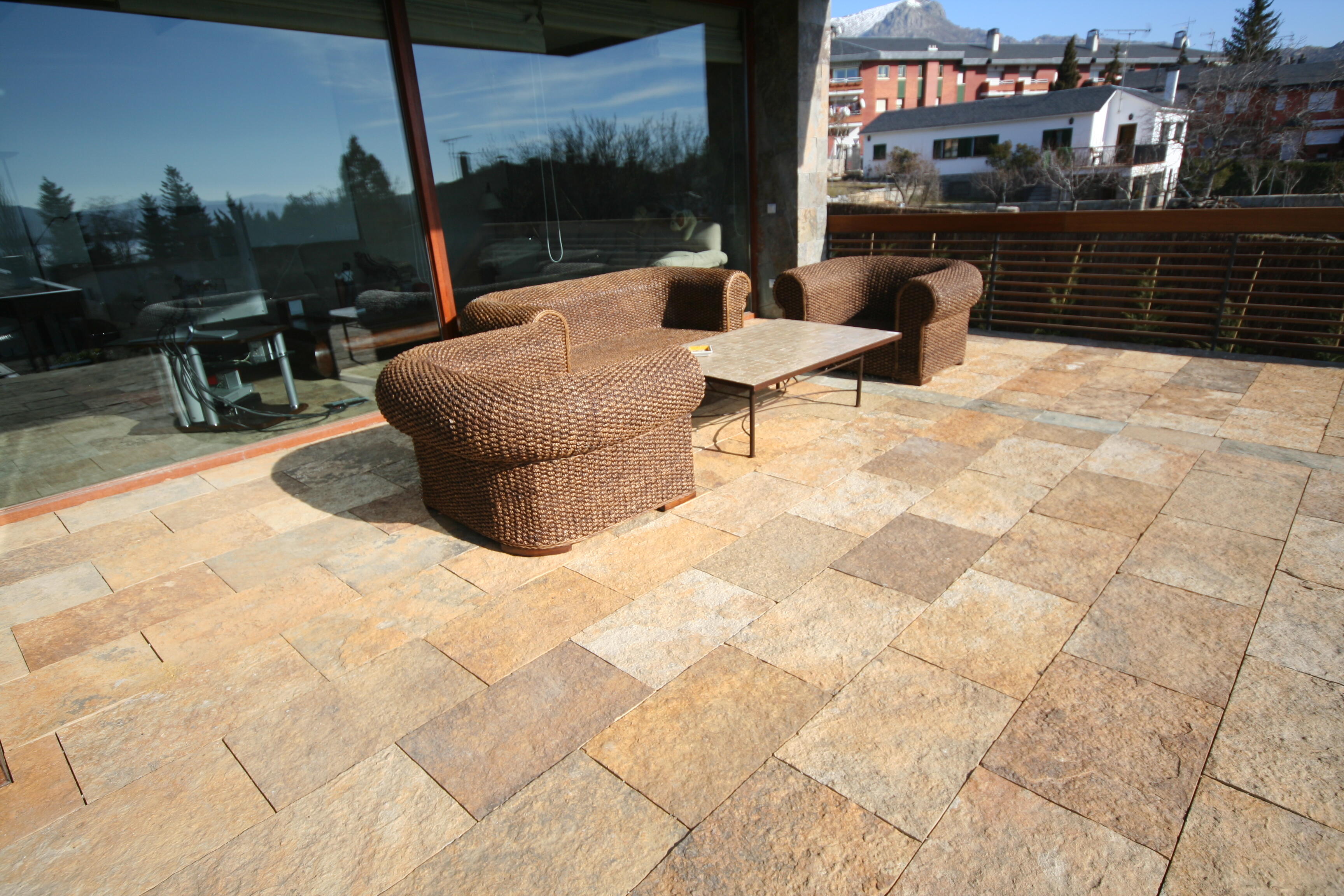 Baldosa Piedra natural Armuña 60x30cm Interior / exterior | Leroy Merlin