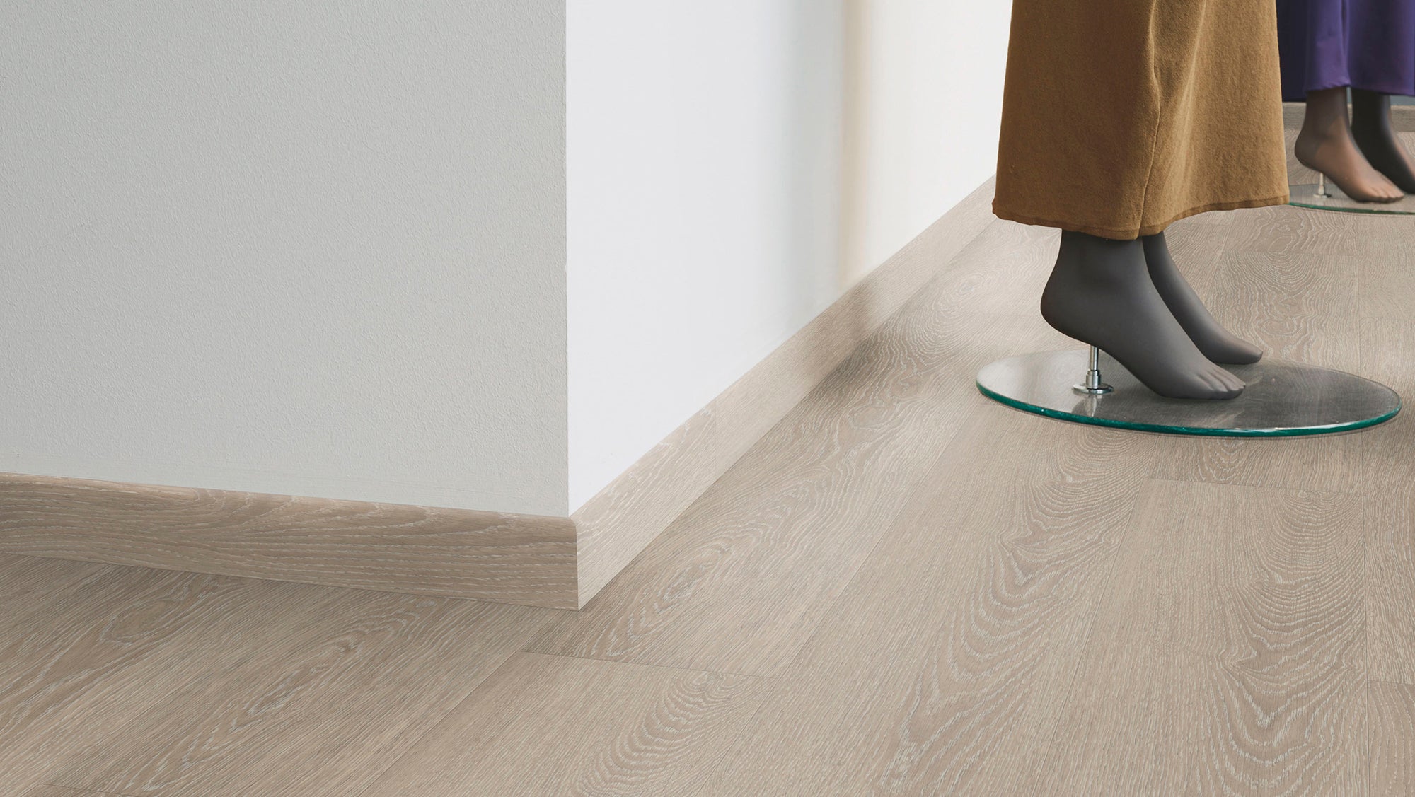 Pack de 5 rodapiés Ultimate 30 de pvc de 202x8cm roble | Leroy Merlin