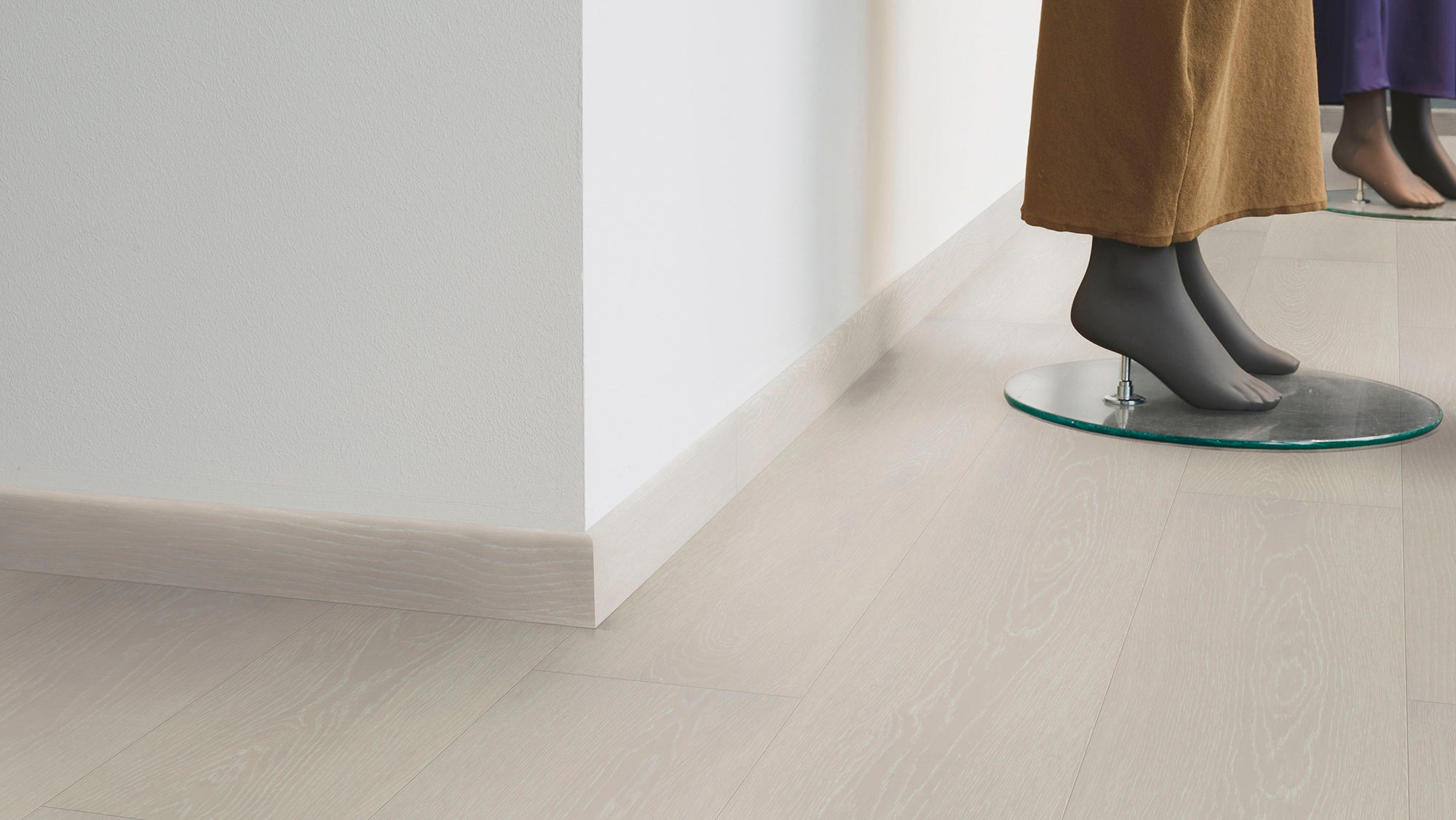 Pack de 5 rodapiés Ultimate 30 de pvc de 202x8cm roble claro | Leroy Merlin