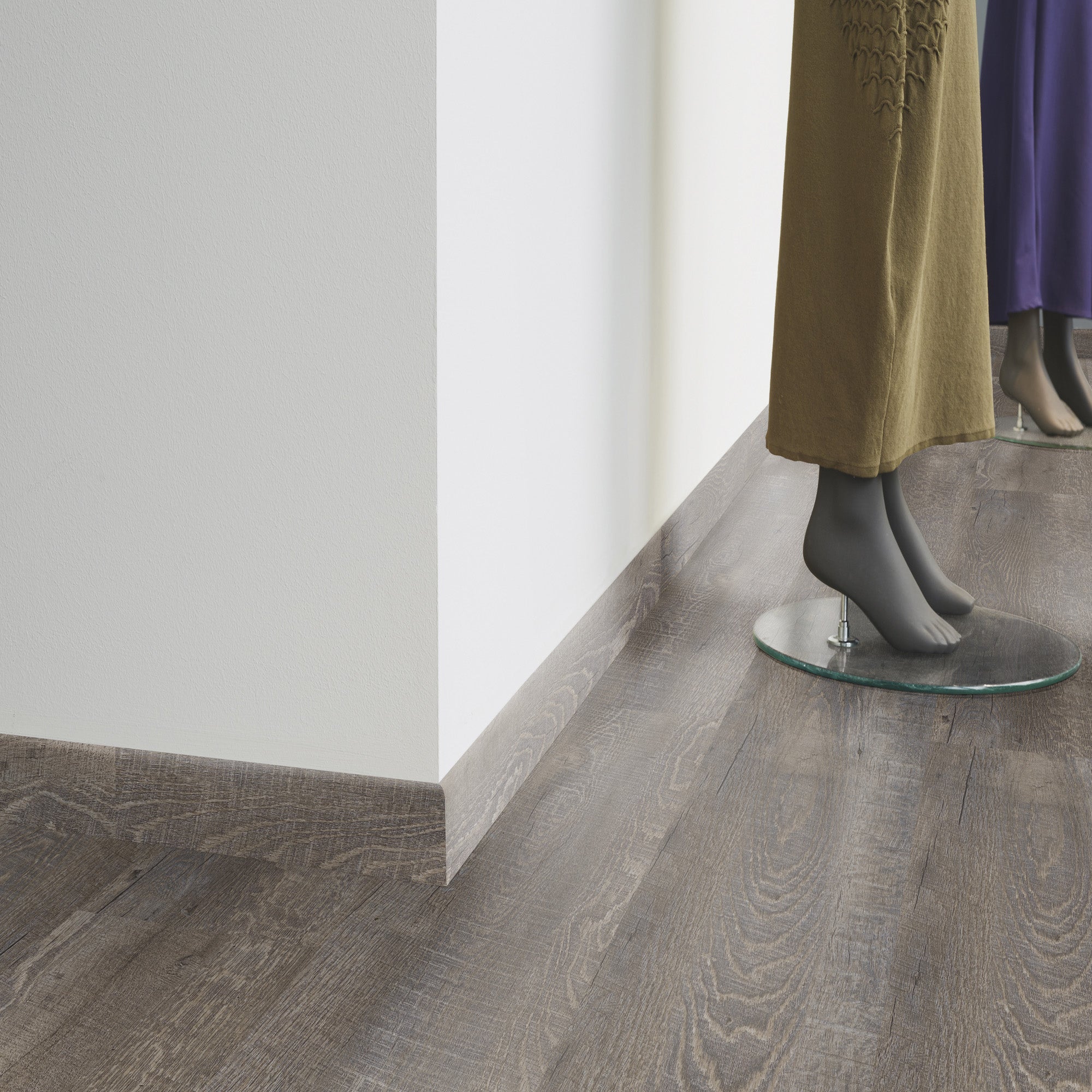 Pack de 10 rodapiés Deco LVT de pvc de 200xcm gris | Leroy Merlin