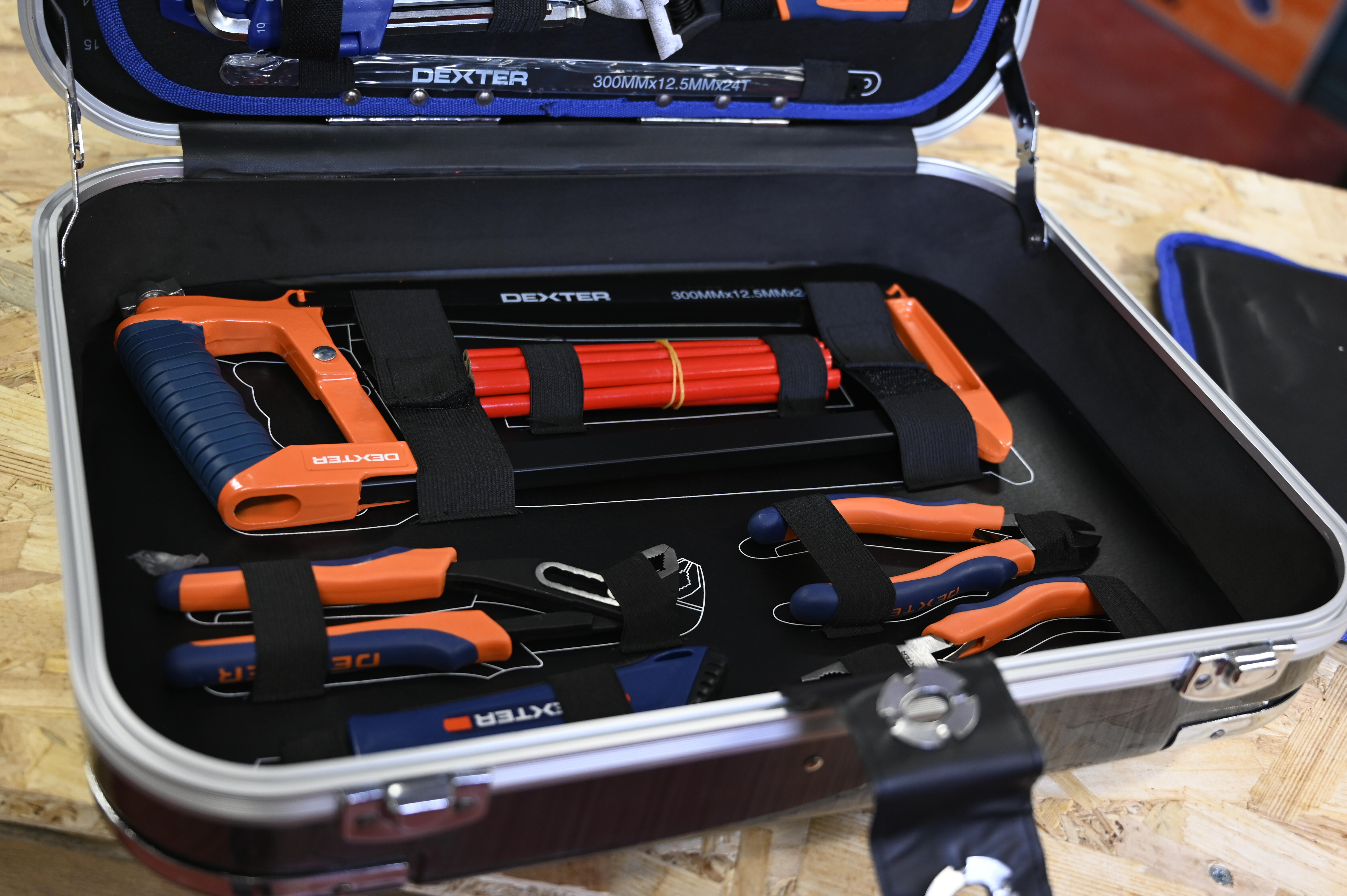 Kit di utensili assortiti DEXTER 79940161, 141 pezzi | Leroy Merlin