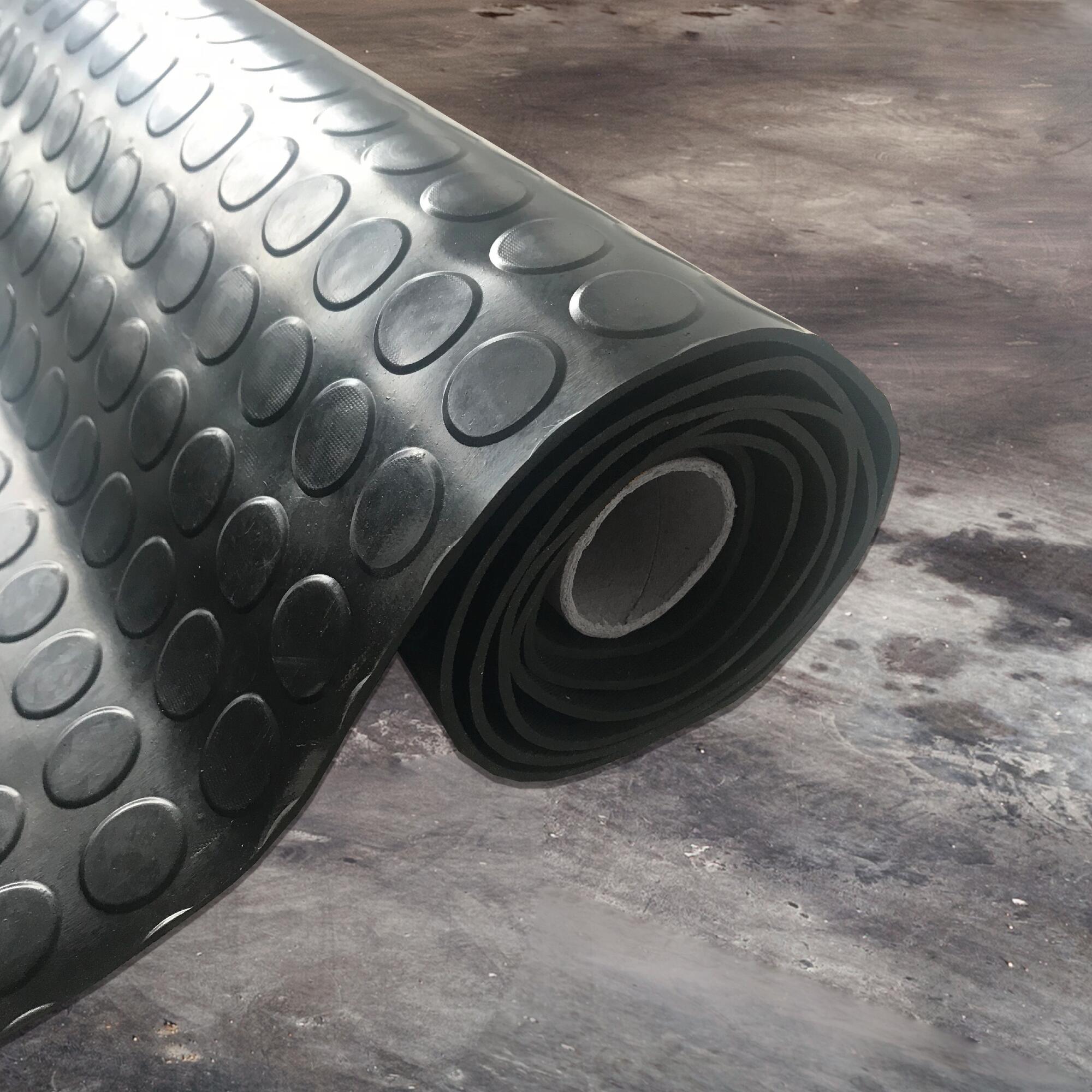 Felpudo mini rollo negro de caucho 100 x 200 cm | Leroy Merlin