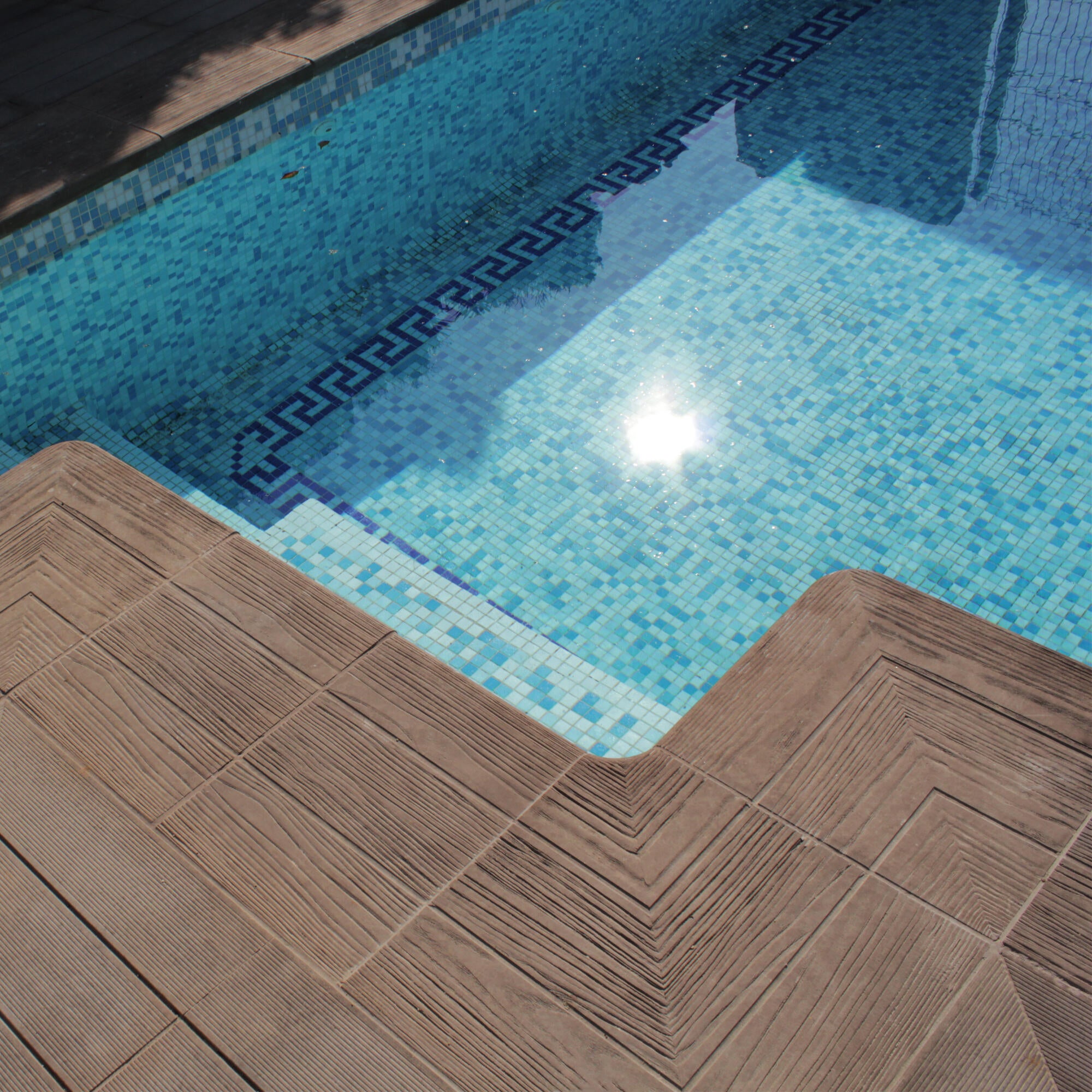 Ángulo invertido Canadá 45x45x5 cm oregon | Leroy Merlin