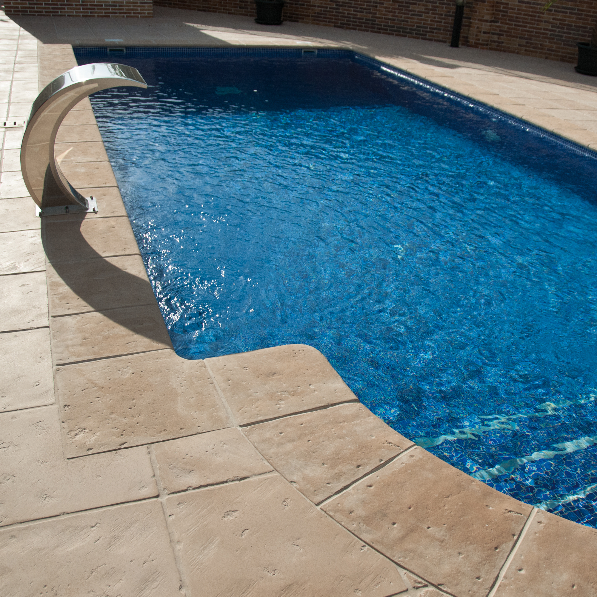 Ángulo invertido Palacio 42x42x5 cm ambar | Leroy Merlin