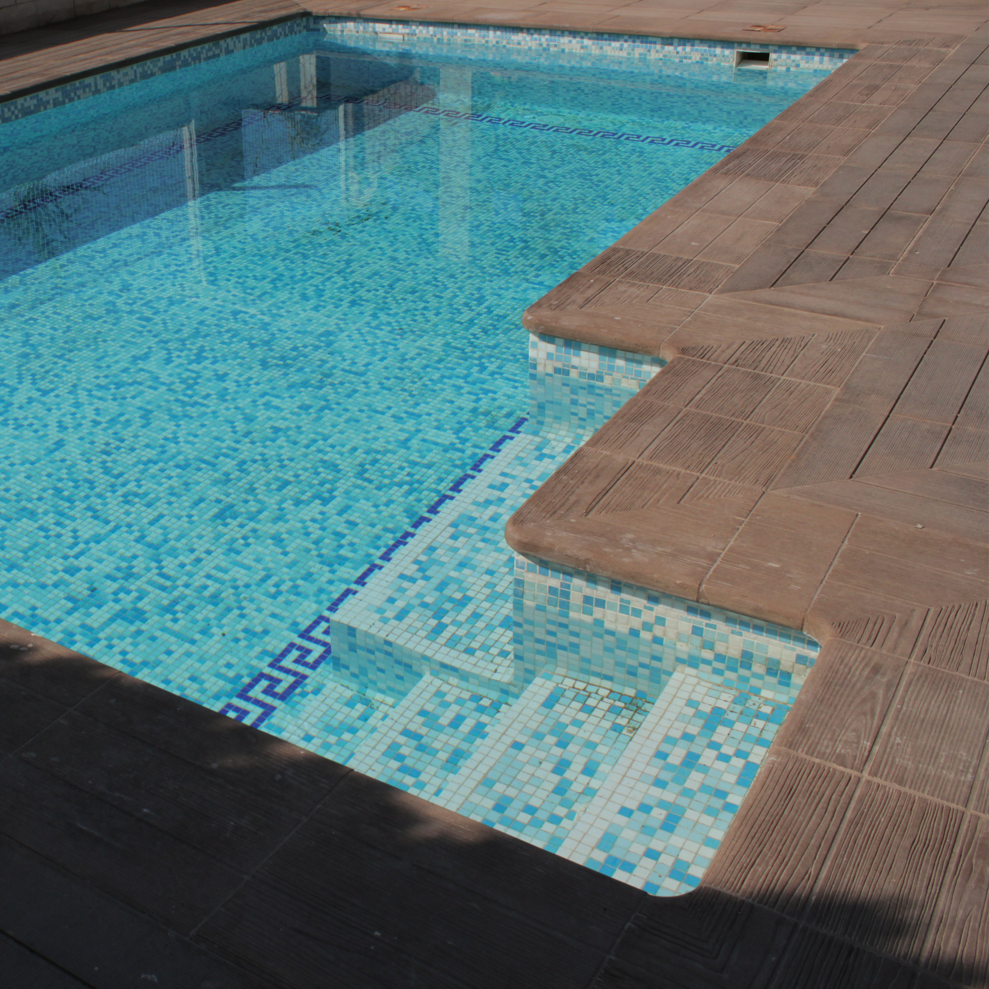 Ángulo invertido Canadá 45x45x5 cm oregon | Leroy Merlin