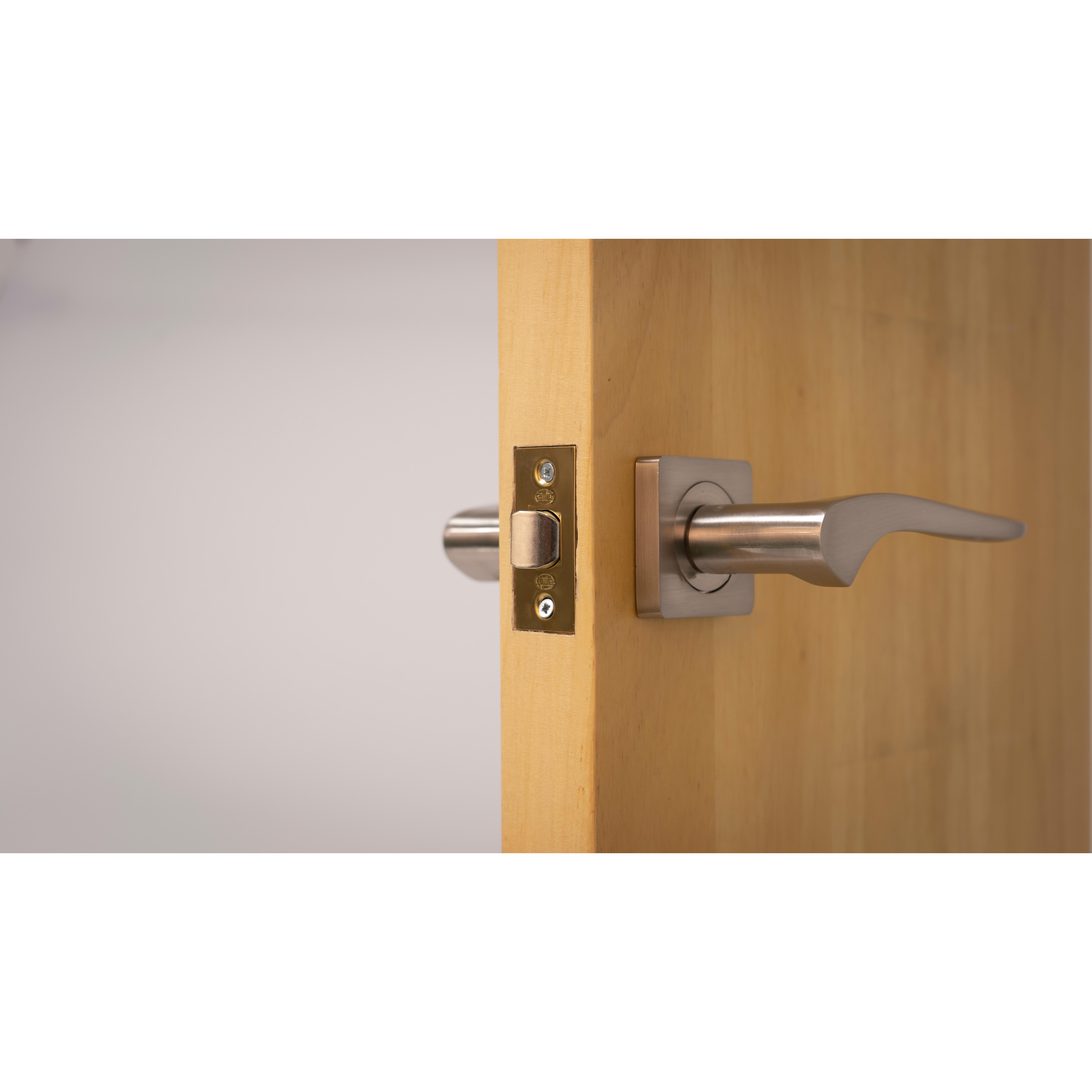 Picaporte tubular cuadrado cuero de 70 mm de entrada | Leroy Merlin