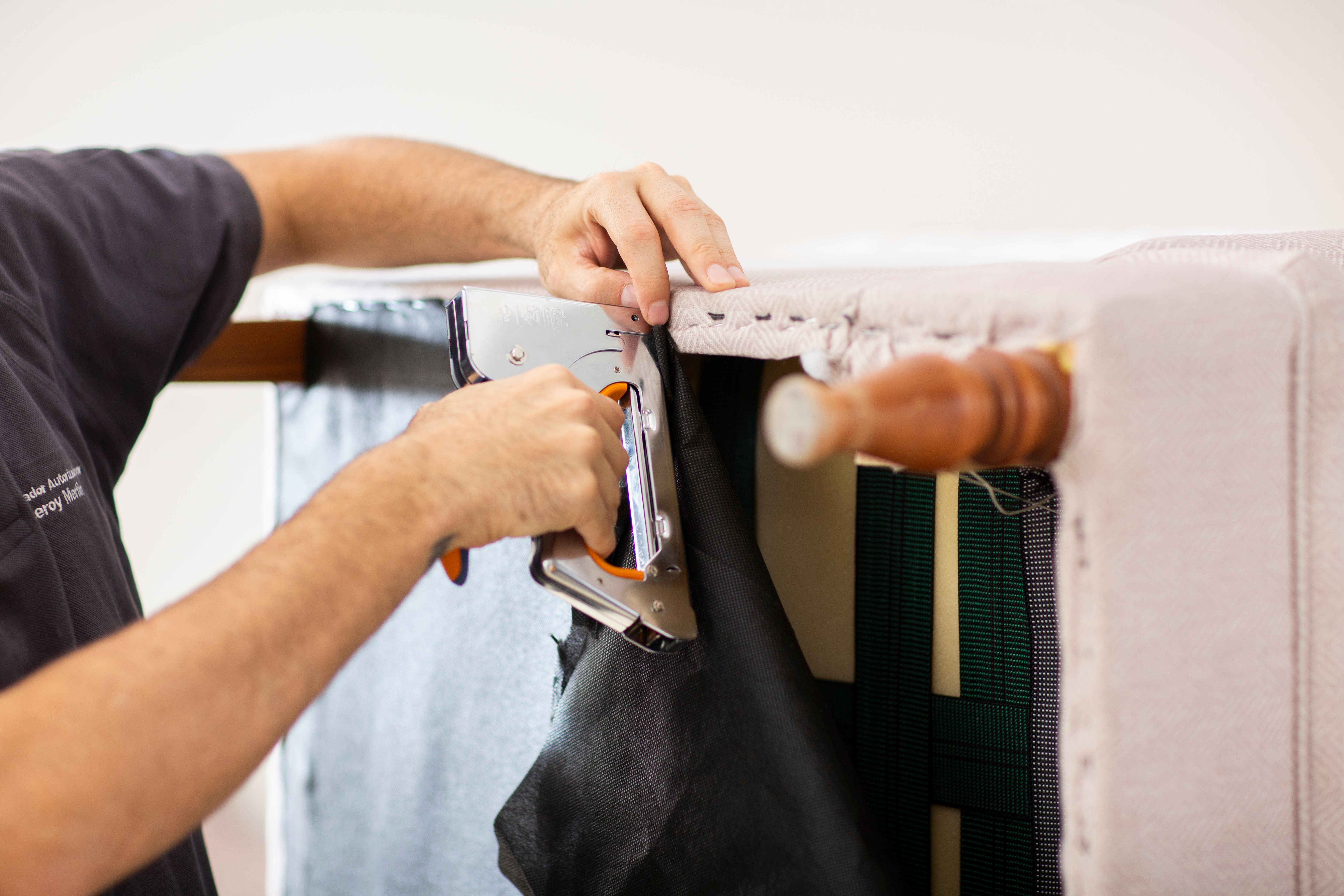 Cómo tapizar un sofá paso a paso | Leroy Merlin