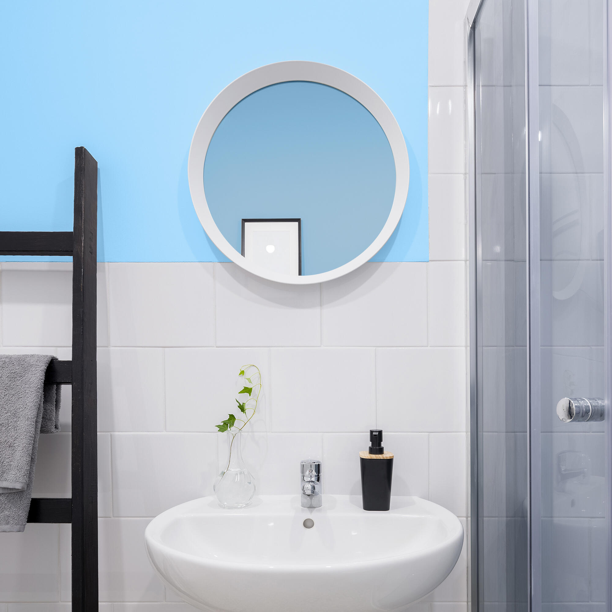 Pintura de interior LUXENS satinado 0530-r90b 750ml | Leroy Merlin