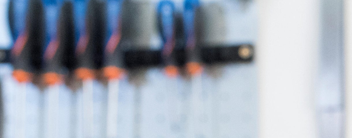 Montack High Tack: un adhesivo exprés para todos los materiales | Leroy ...