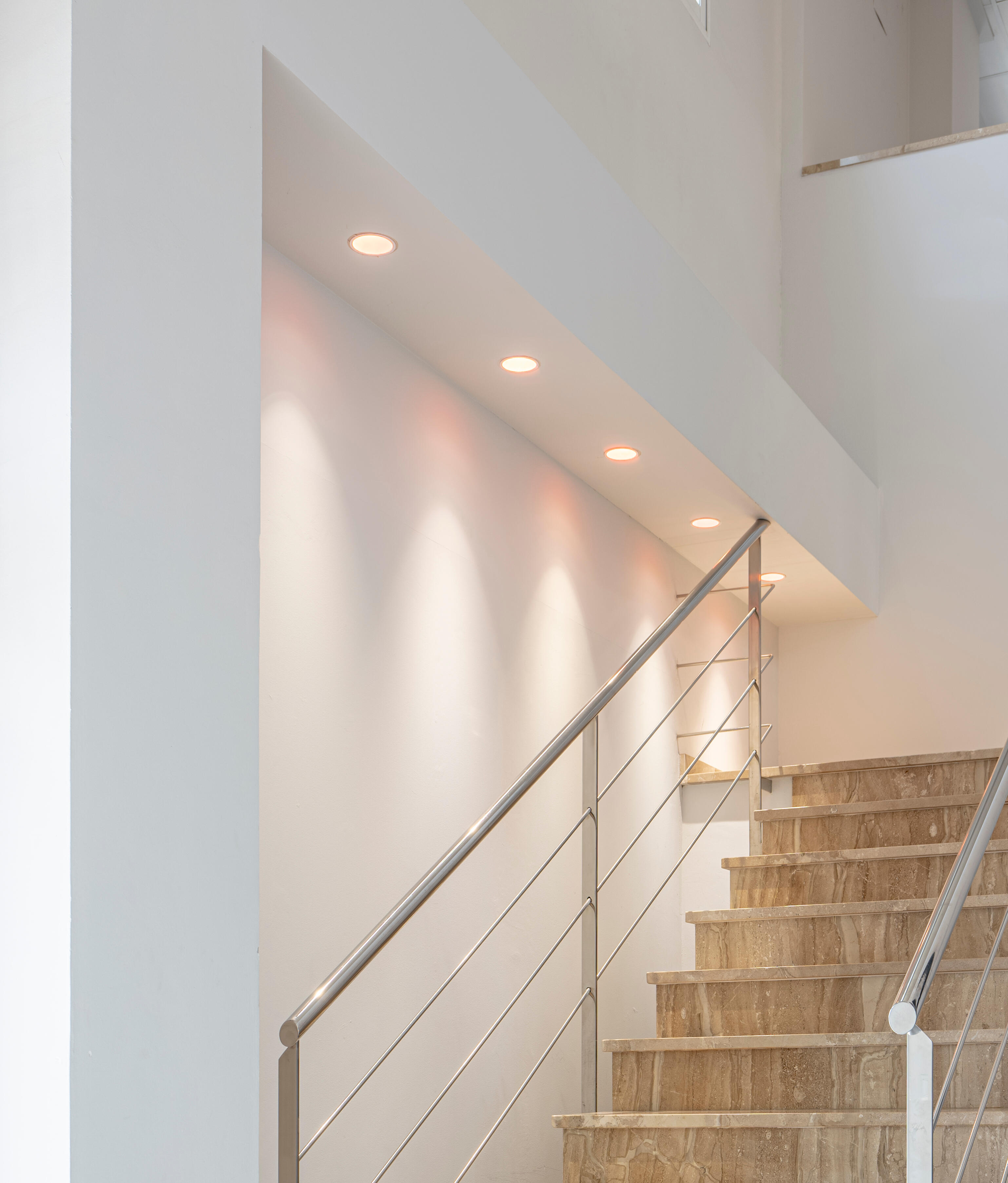 Foco empotrable redondo rojo LED Lop 768 lm blanco neutro | Leroy Merlin