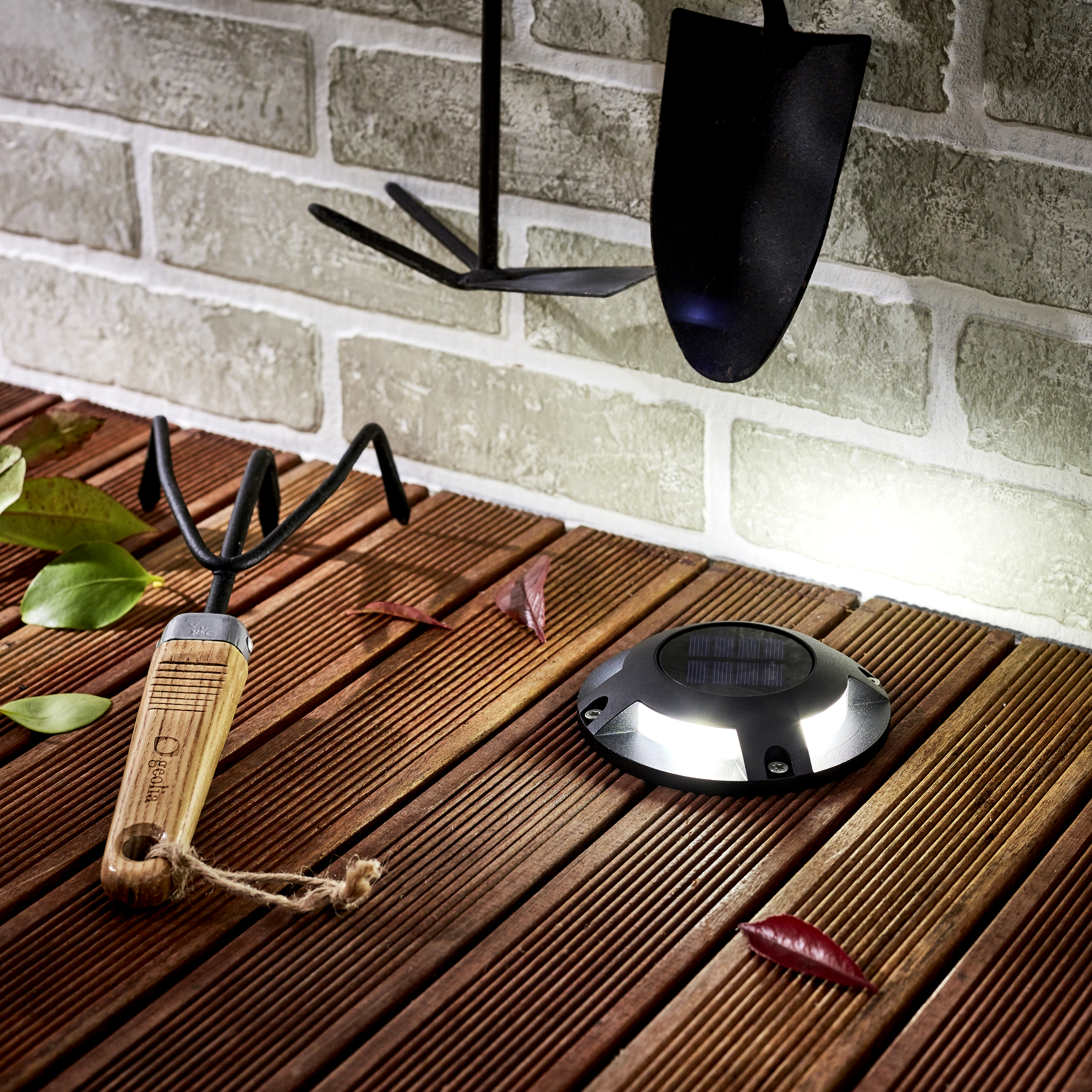 Foco solar LED INSPIRE Tampa | Leroy Merlin