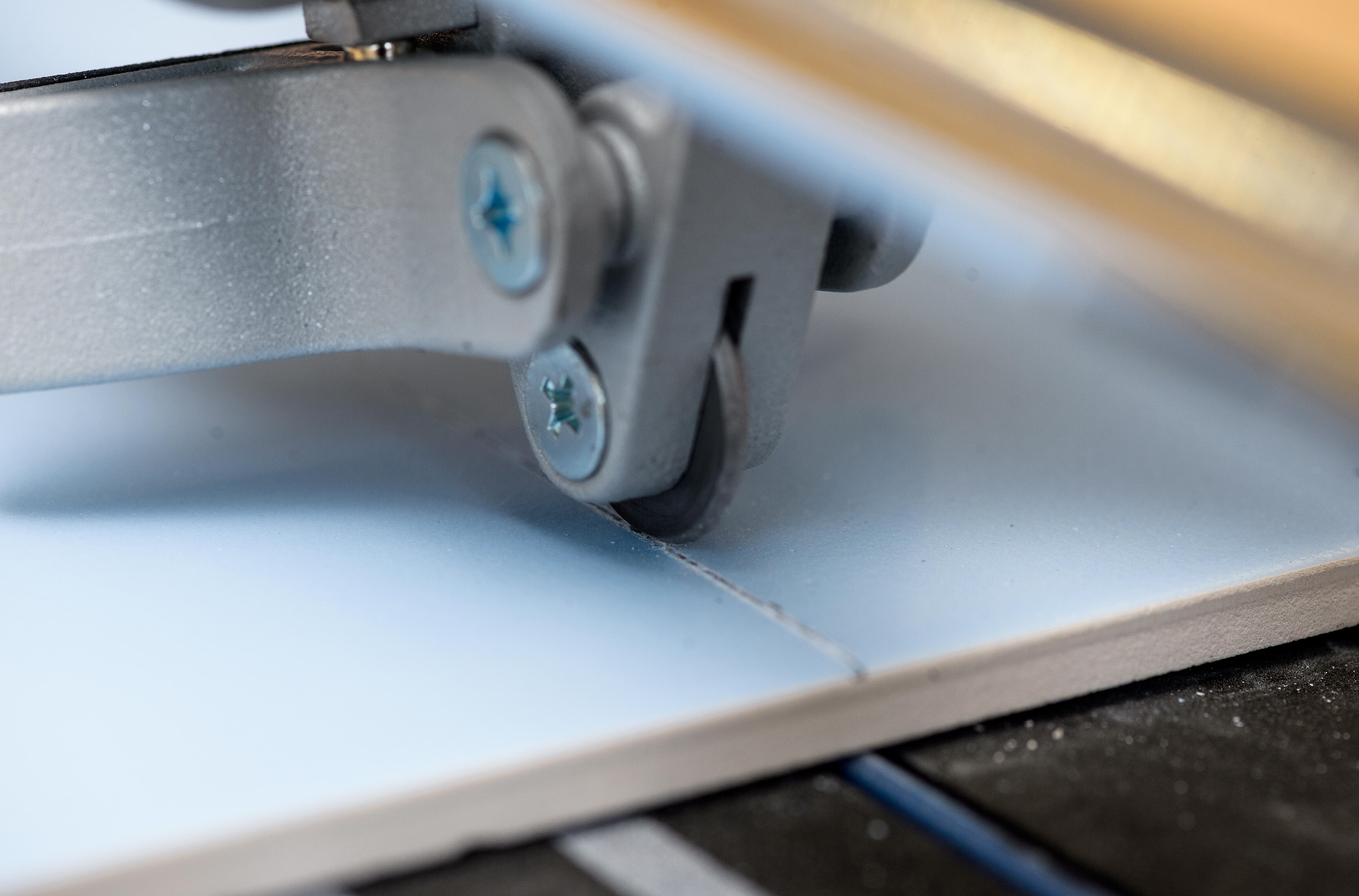 Cómo alicatar paredes con azulejos | Leroy Merlin