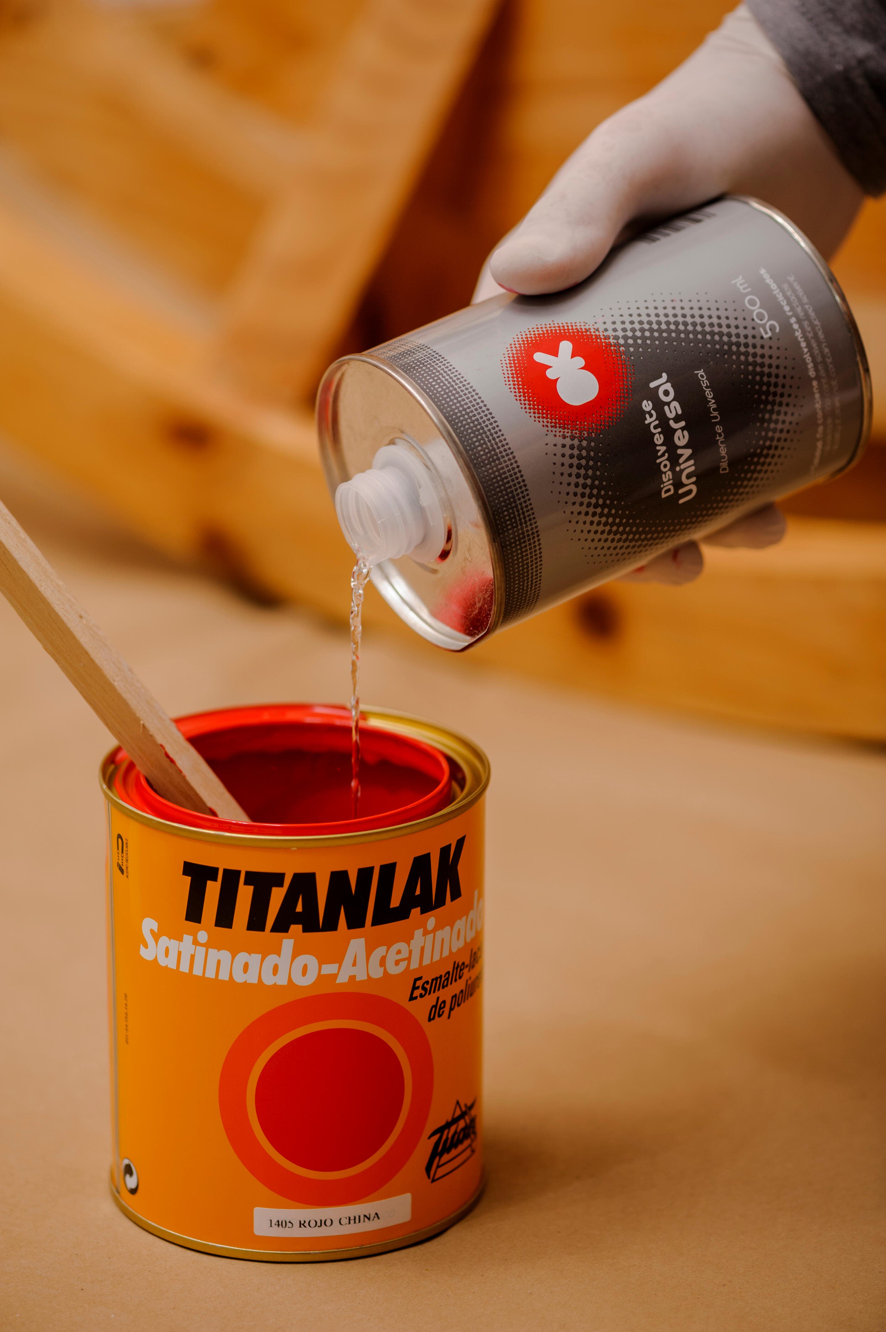 Lacado de muebles: técnica para conseguir acabados con efecto “laca ...