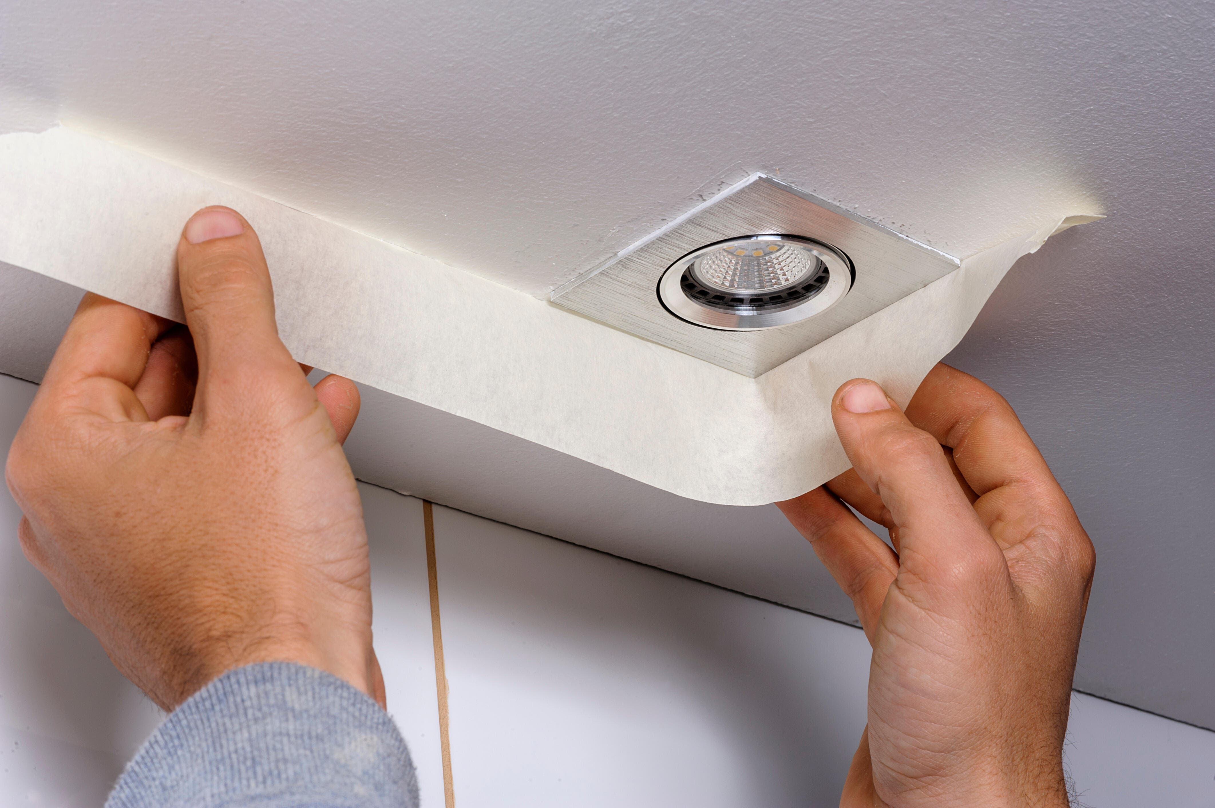 Cómo pintar el techo de los baños y la cocina | Leroy Merlin