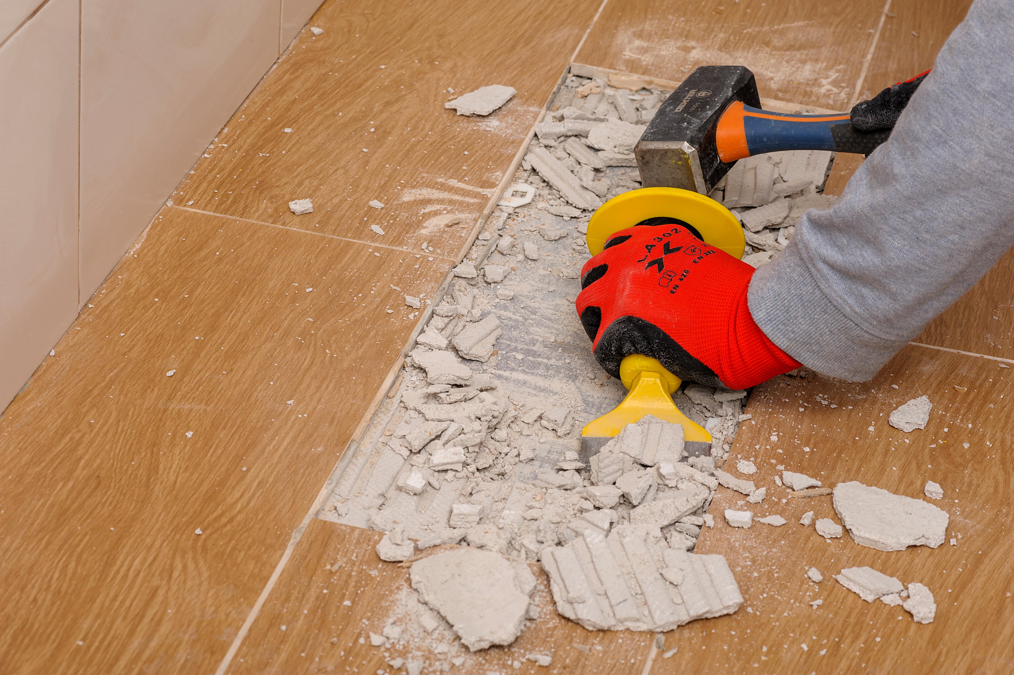 Reemplazar Una Baldosa Rota Del Piso Cómo Disimular Azulejos Rotos