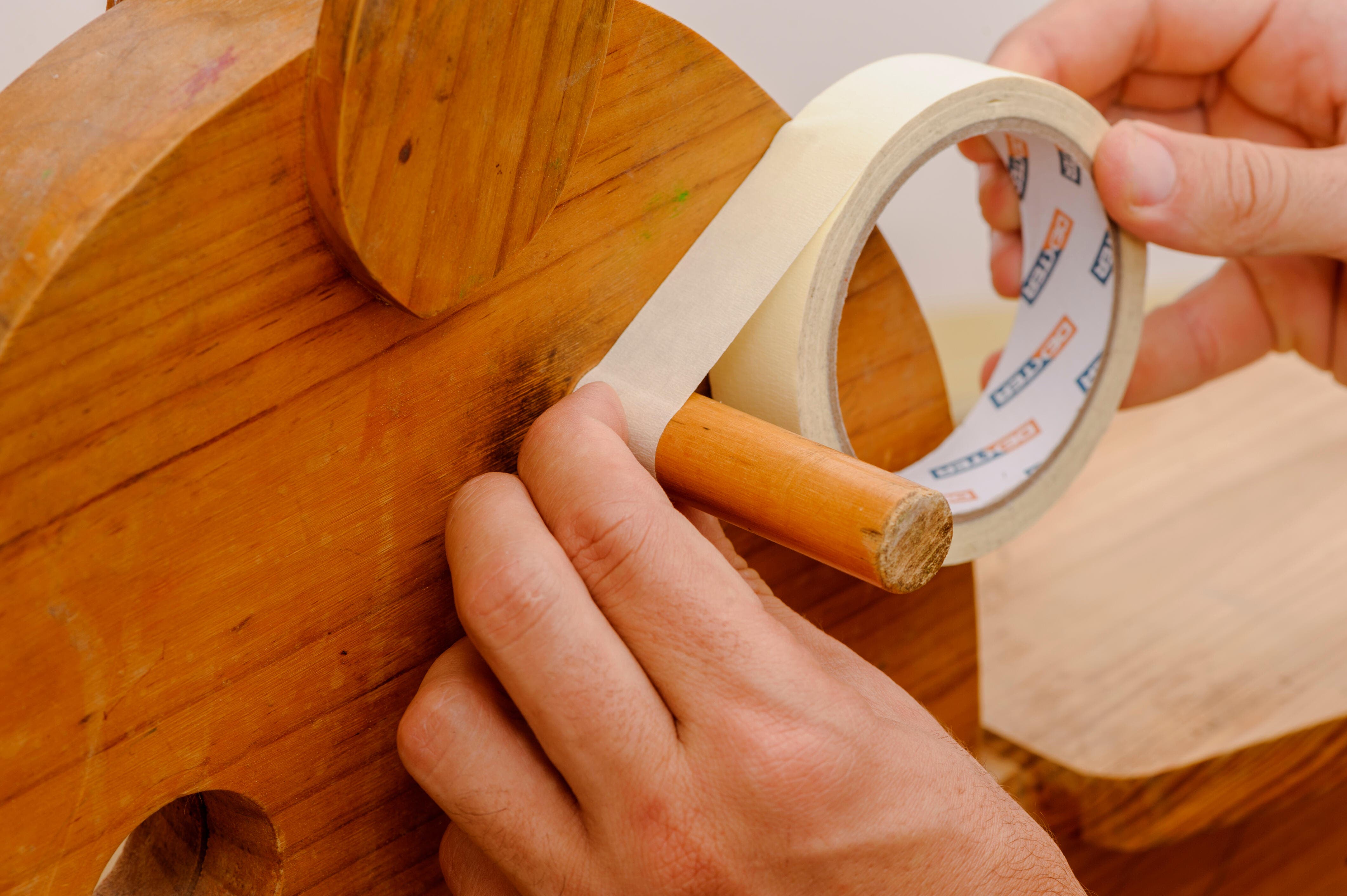 Lacado de muebles: técnica para conseguir acabados con efecto “laca ...