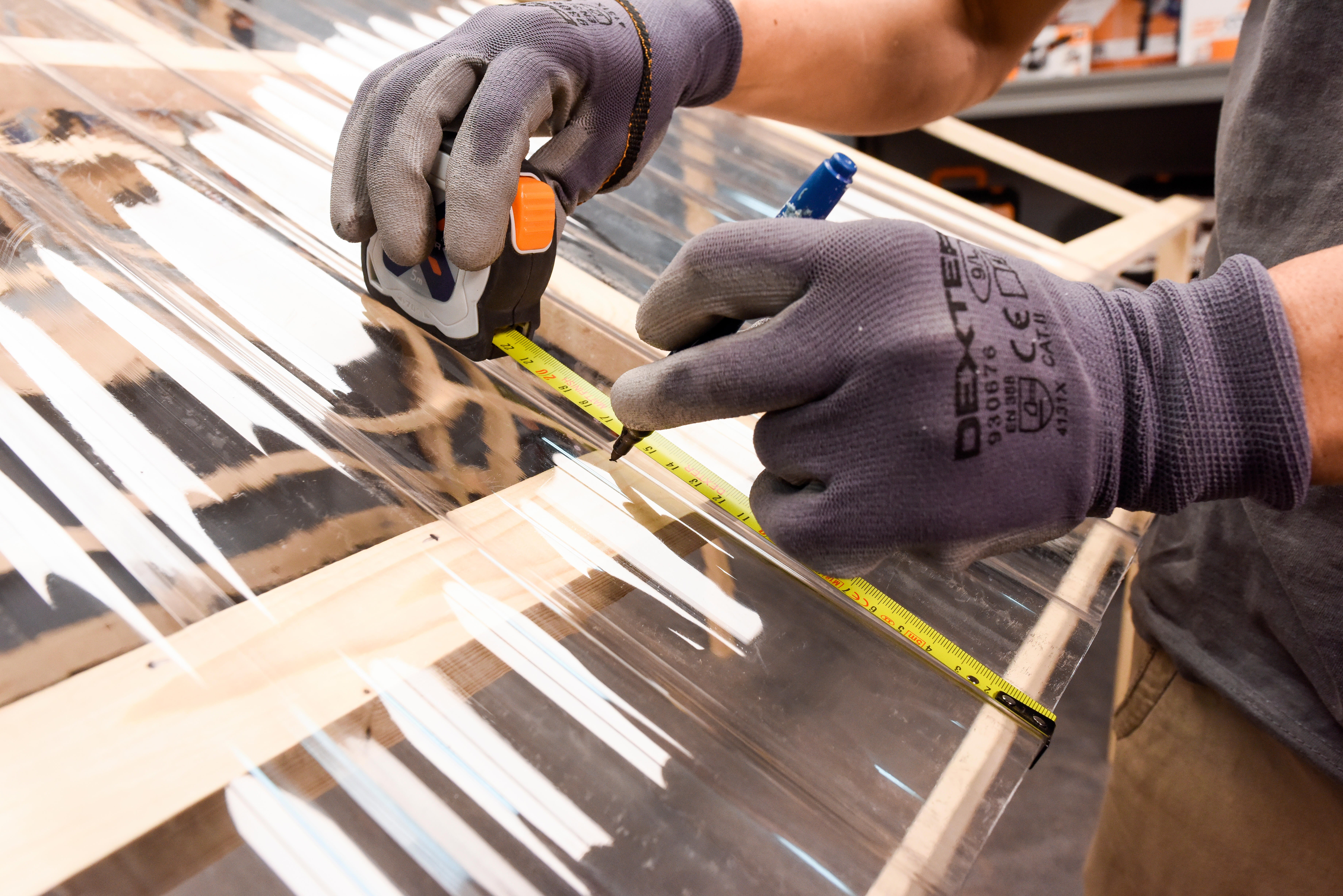 Colocación láminas de policarbonato paso a paso | Leroy Merlin