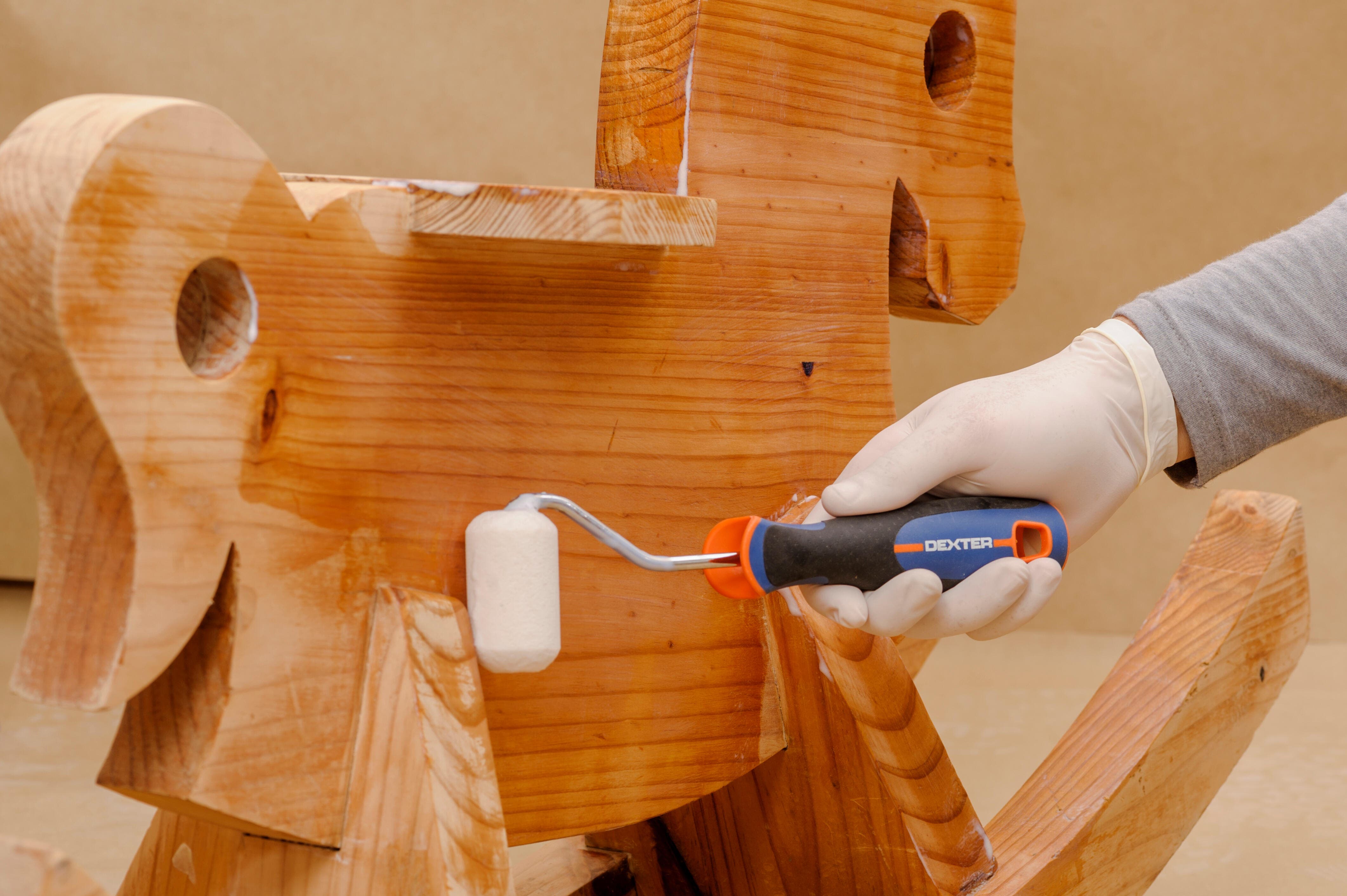 Lacado de muebles: técnica para conseguir acabados con efecto “laca ...