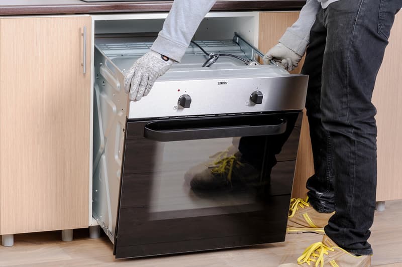 Cómo instalar un horno y una placa de cocina | Leroy Merlin