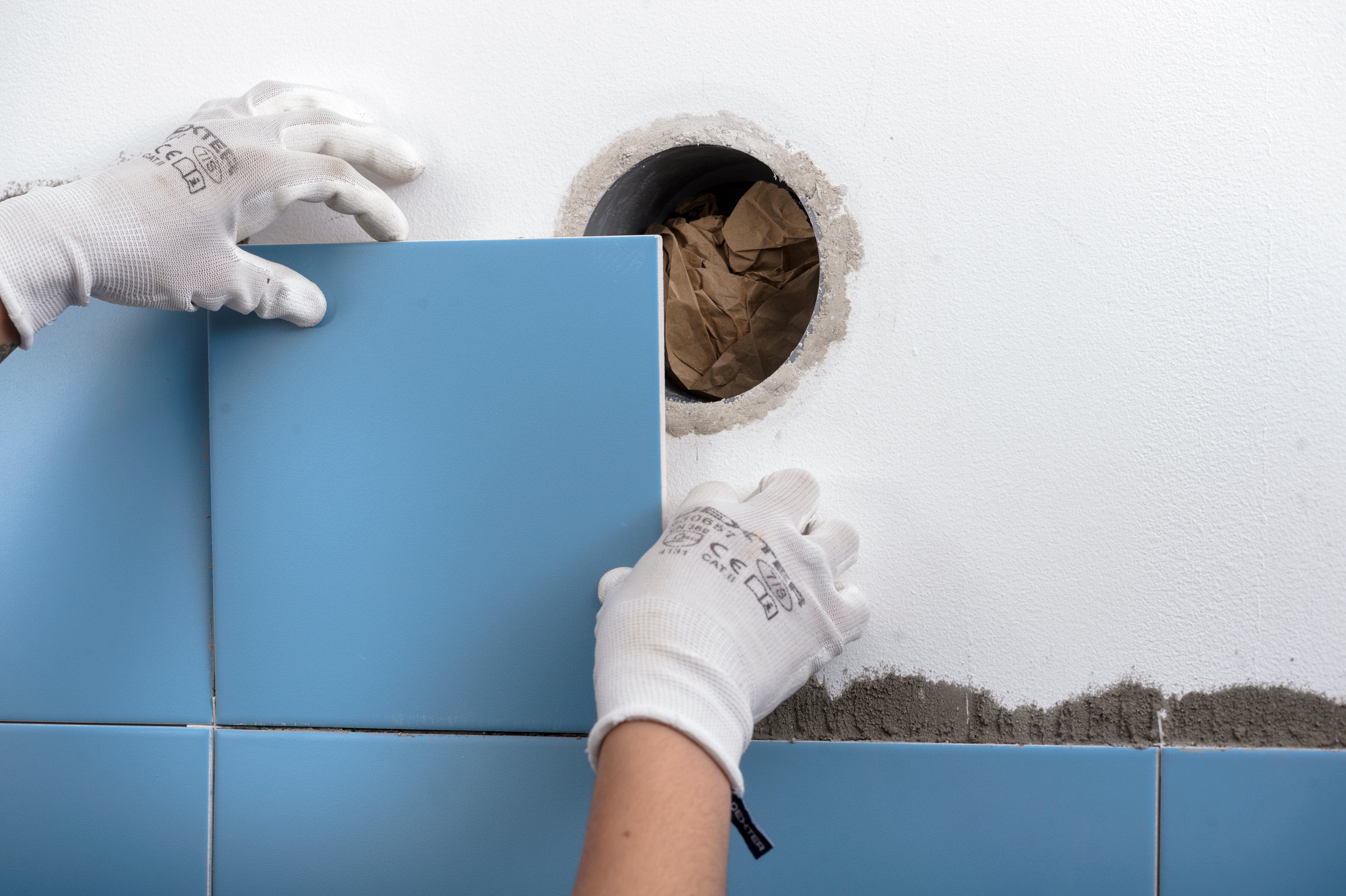 Cómo alicatar paredes con azulejos | Leroy Merlin