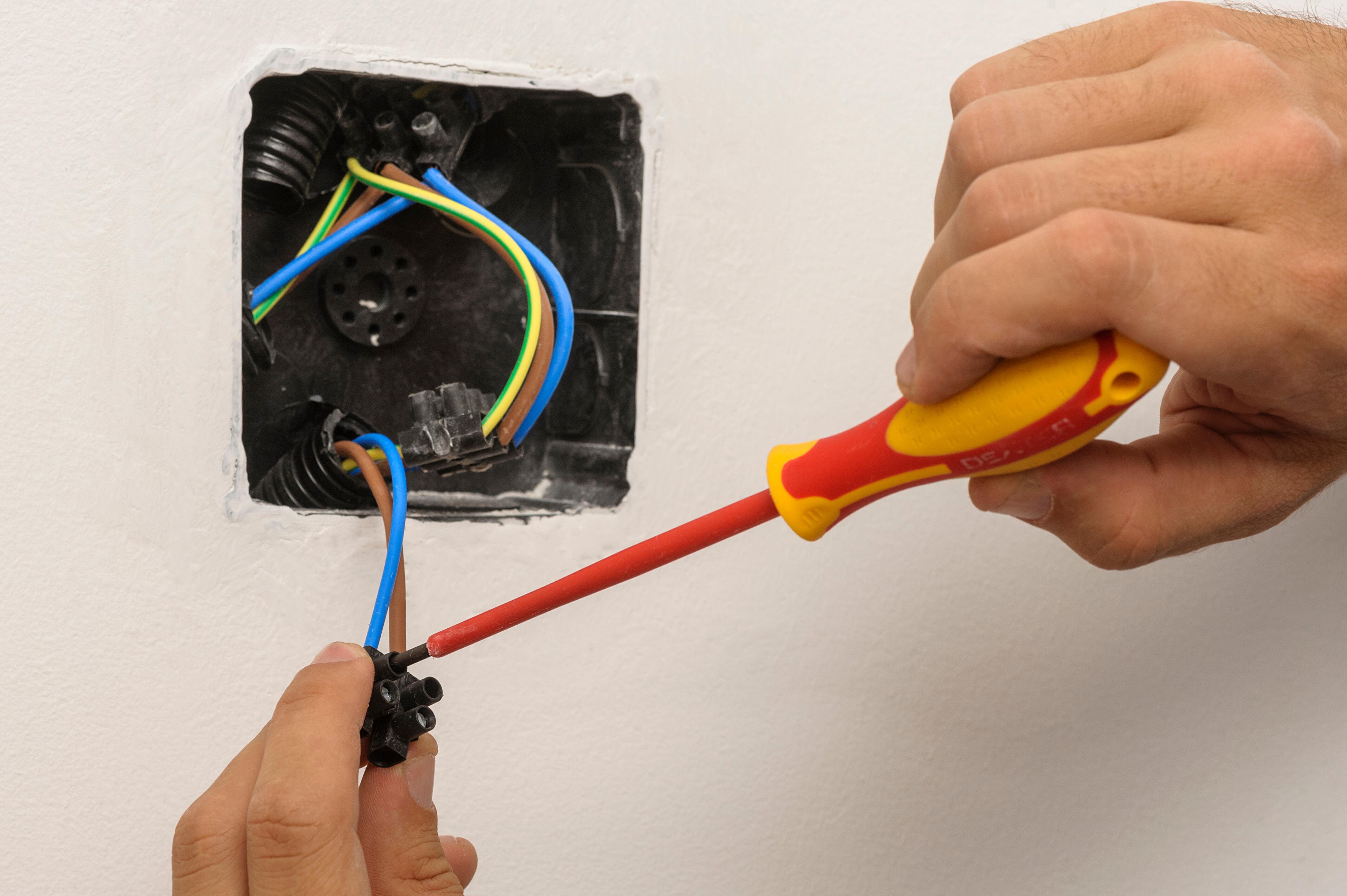 Cómo instalar un videoportero | Leroy Merlin