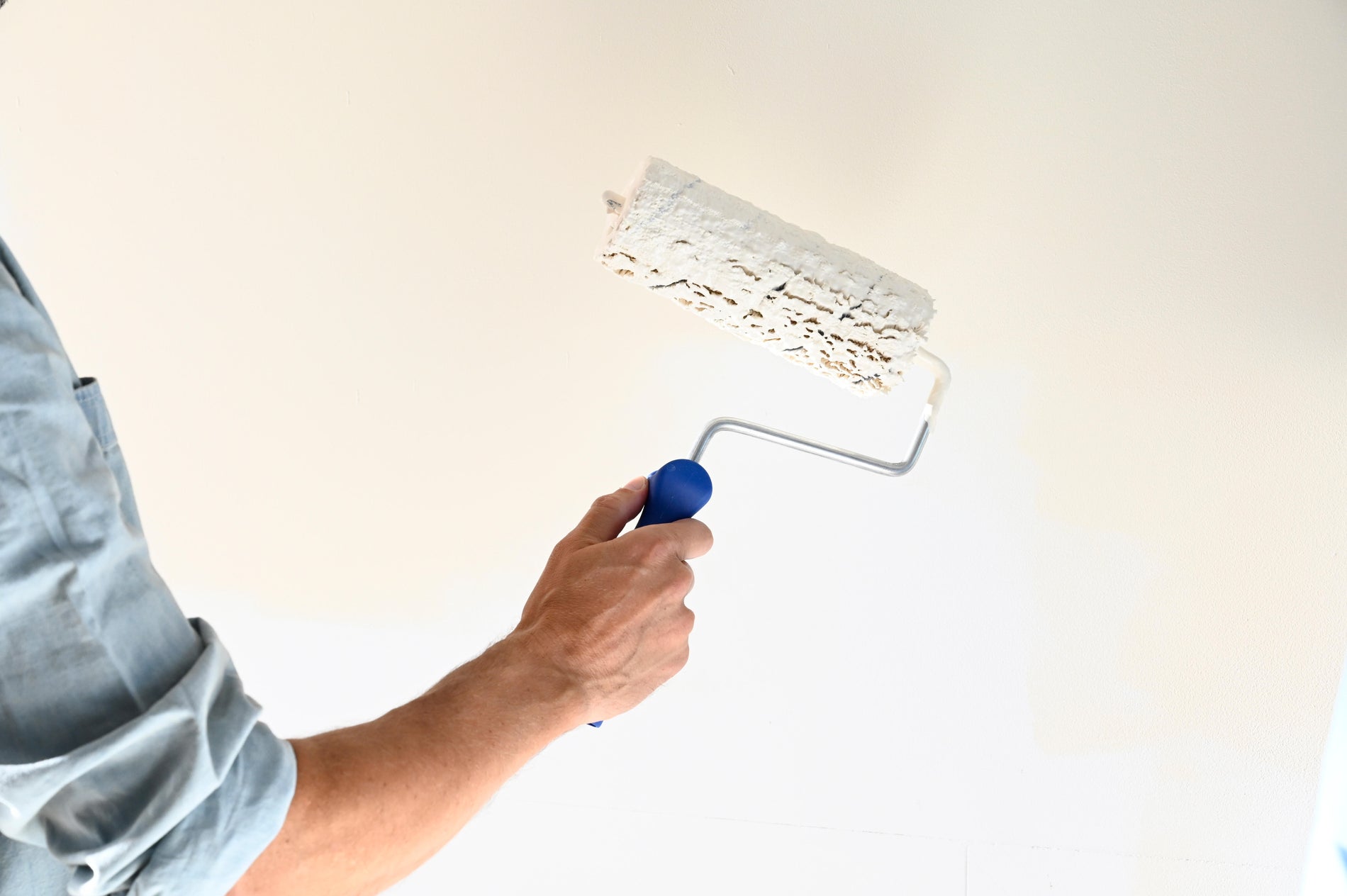 Pintura Interior Blanca: Acabado Perfecto para Paredes y Techos