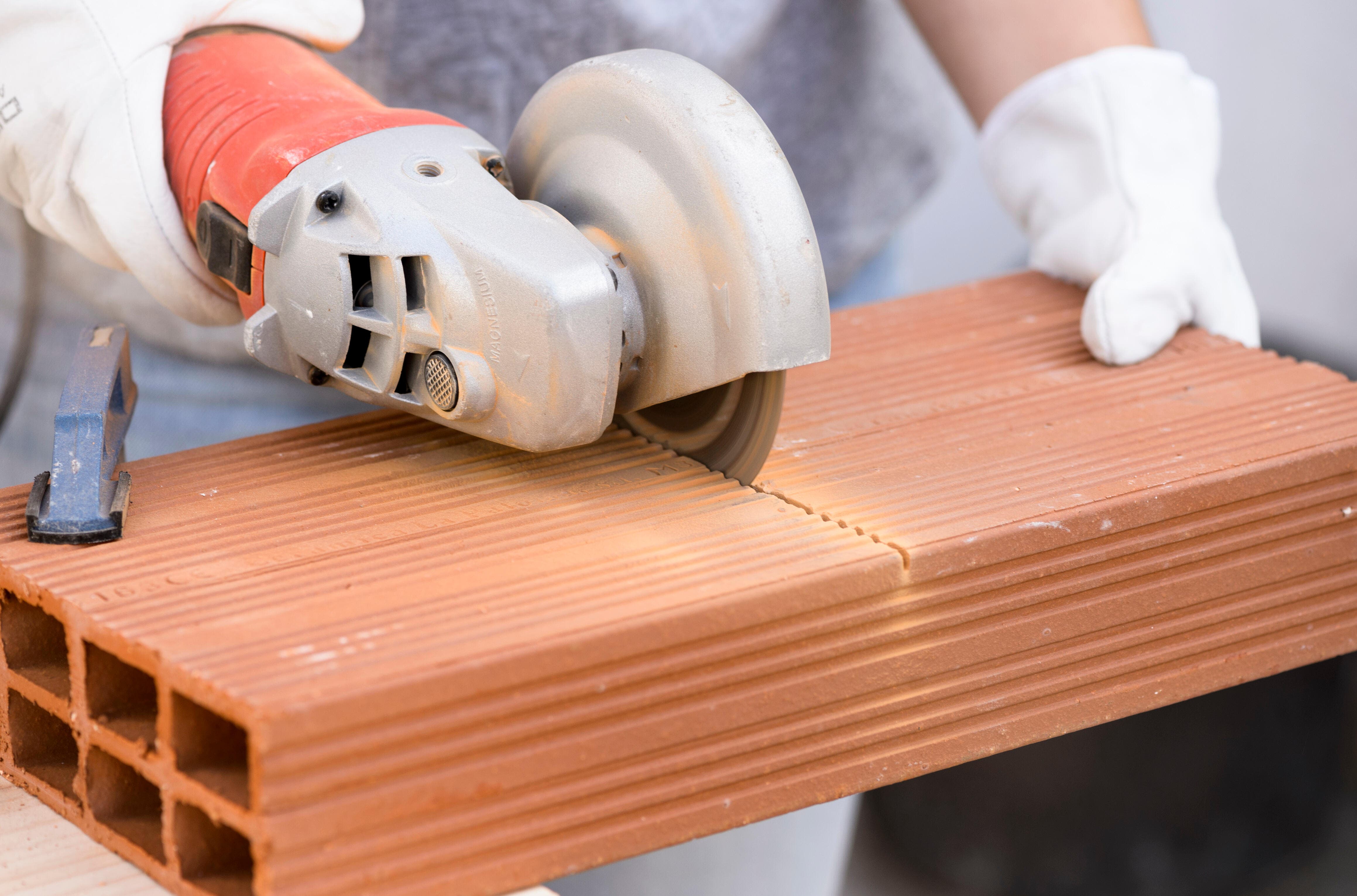 Cómo levantar un muro de rasilla | Leroy Merlin