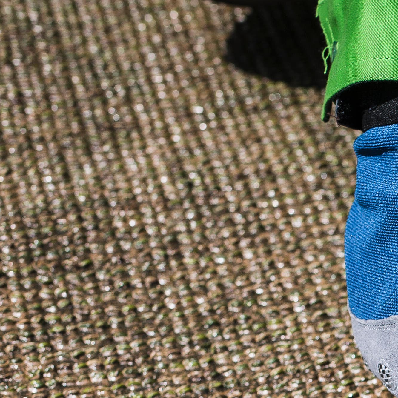 Cómo instalar césped artificial en tu jardín | Leroy Merlin