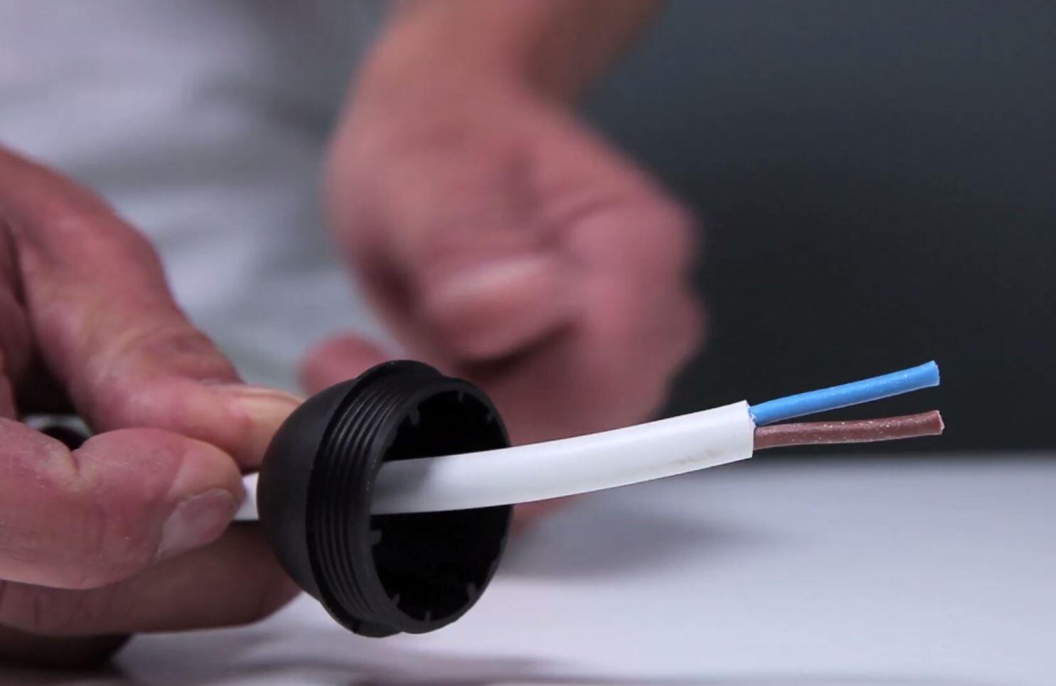 ¿Cómo instalar un casquillo de rosca? | Leroy Merlin