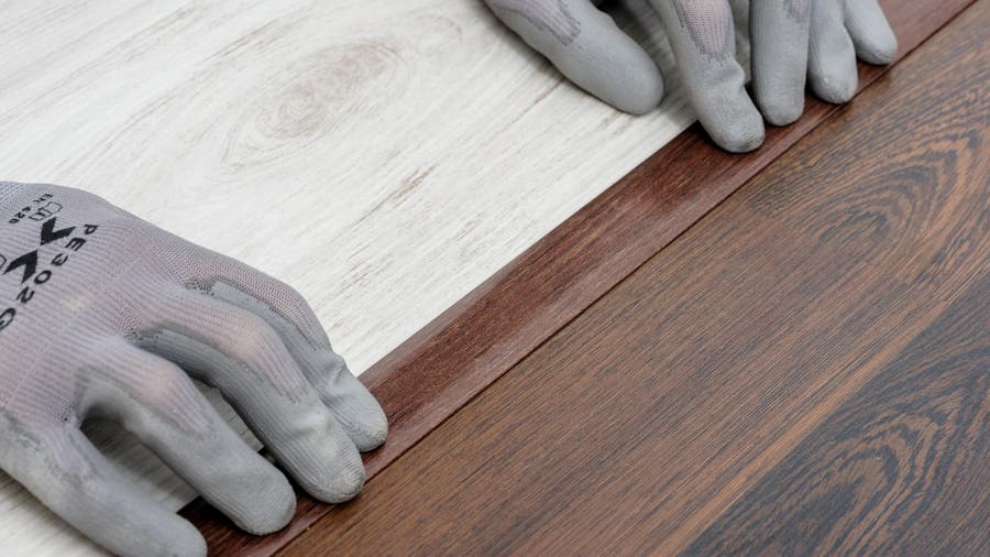 Cómo elegir perfiles para suelos de madera | Leroy Merlin