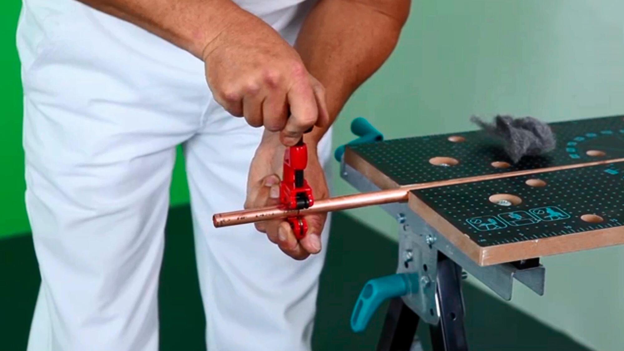 Aprende a soldar tubos de cobre y podrás realizar cualquier instalación de fontanería | Leroy Merlin