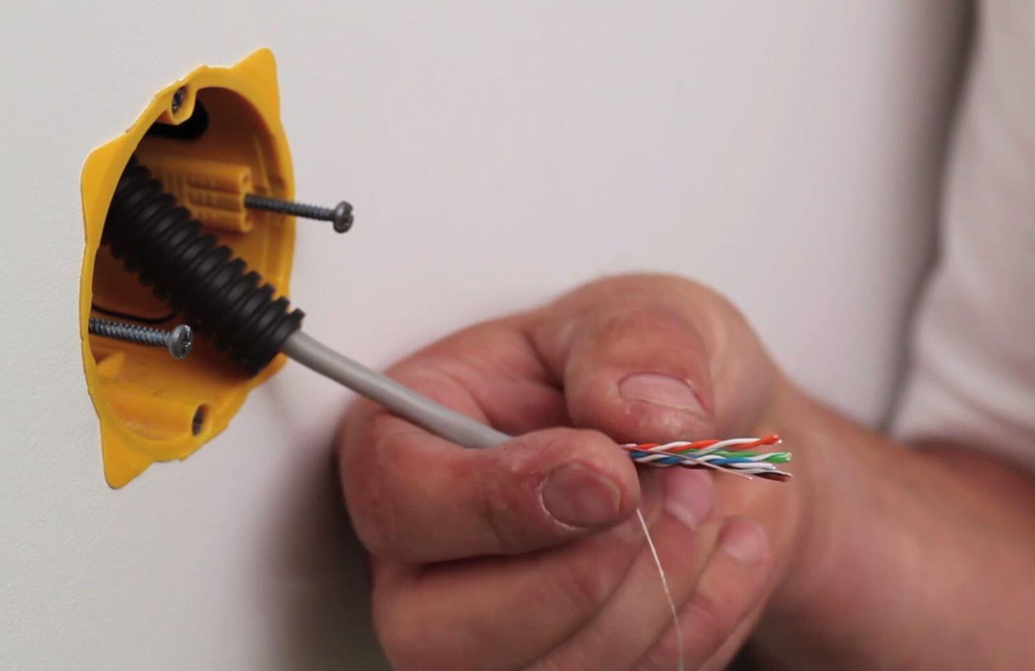 ¿Cómo instalar una toma de red RJ45? | Leroy Merlin