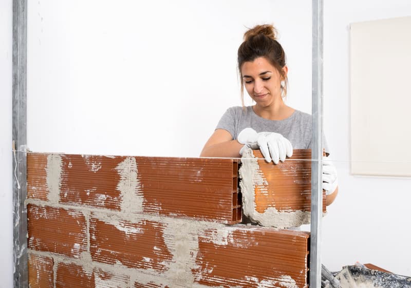 Cómo levantar un muro de rasilla | Leroy Merlin