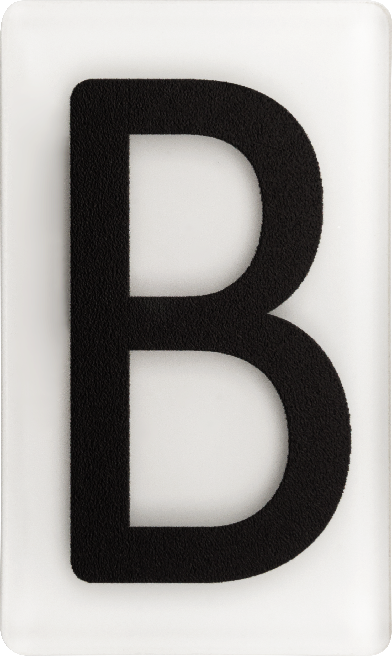 Litera B wys.5 cm plexi czarna na białym tle - Leroy Merlin