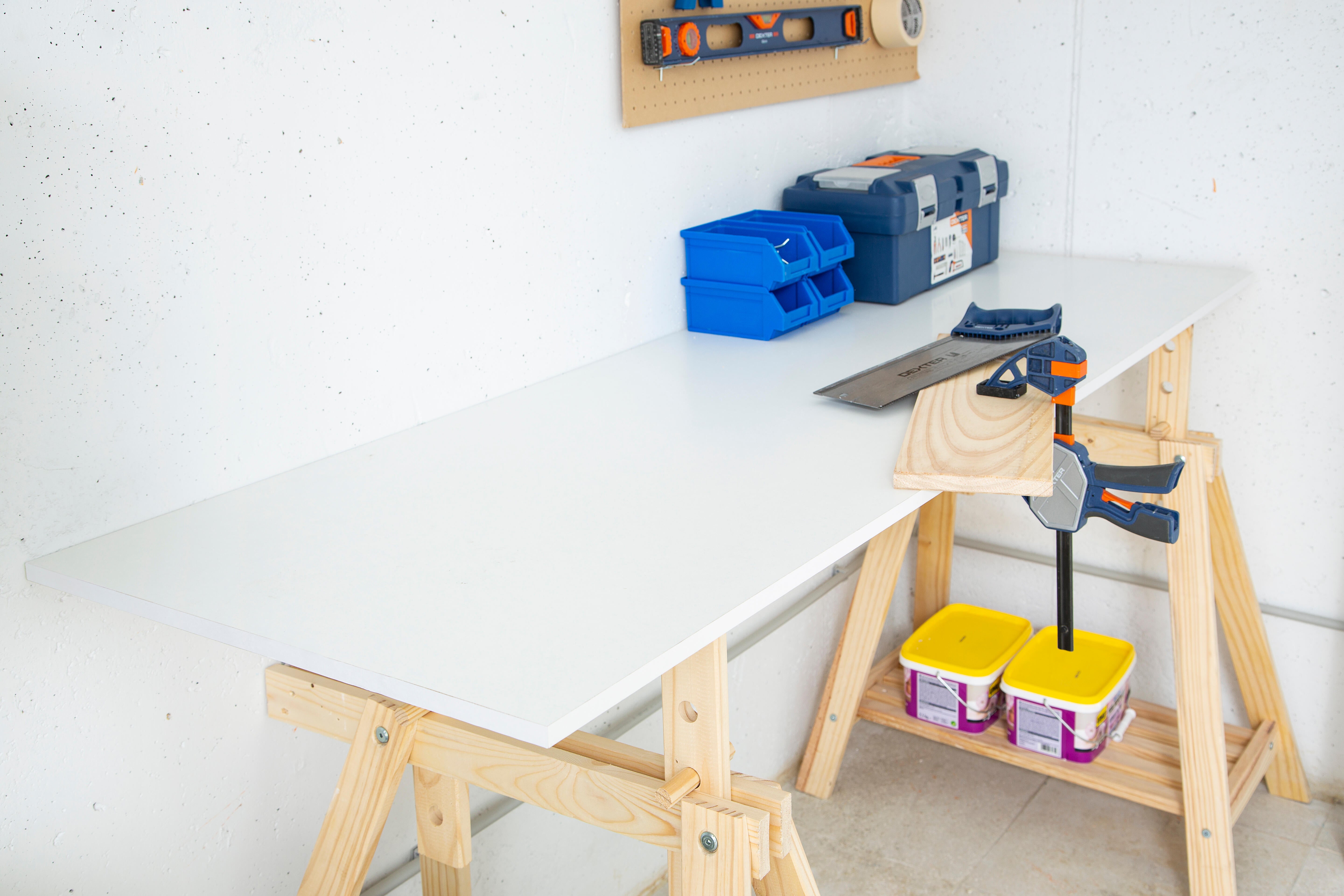 Tablero aglomerado con 2 cantos blanco de 59,5x244x1,6 cm ...