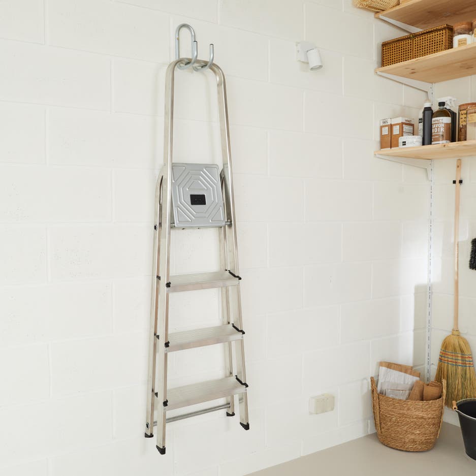 Un cellier bien aménagé dans le garage | Leroy Merlin