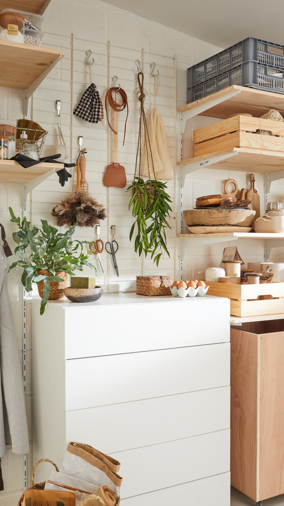 Un cellier bien aménagé dans le garage | Leroy Merlin