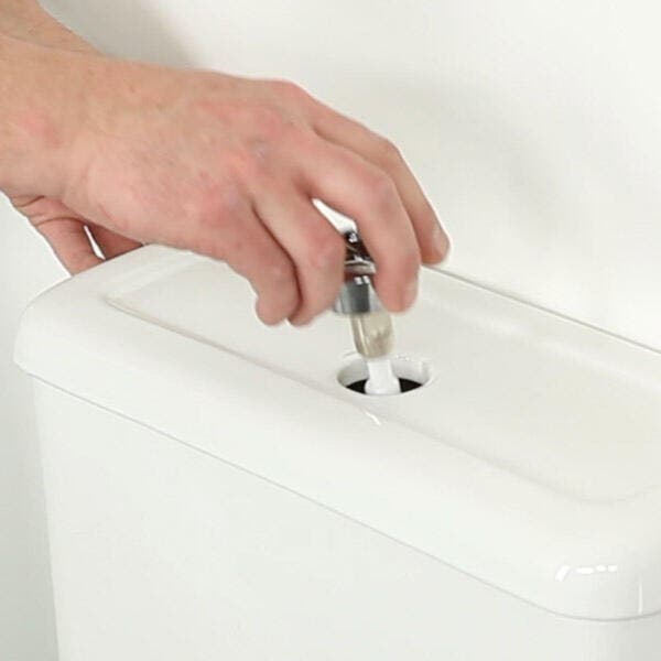 Sostituire il meccanismo del risciacquo del WC | Leroy Merlin