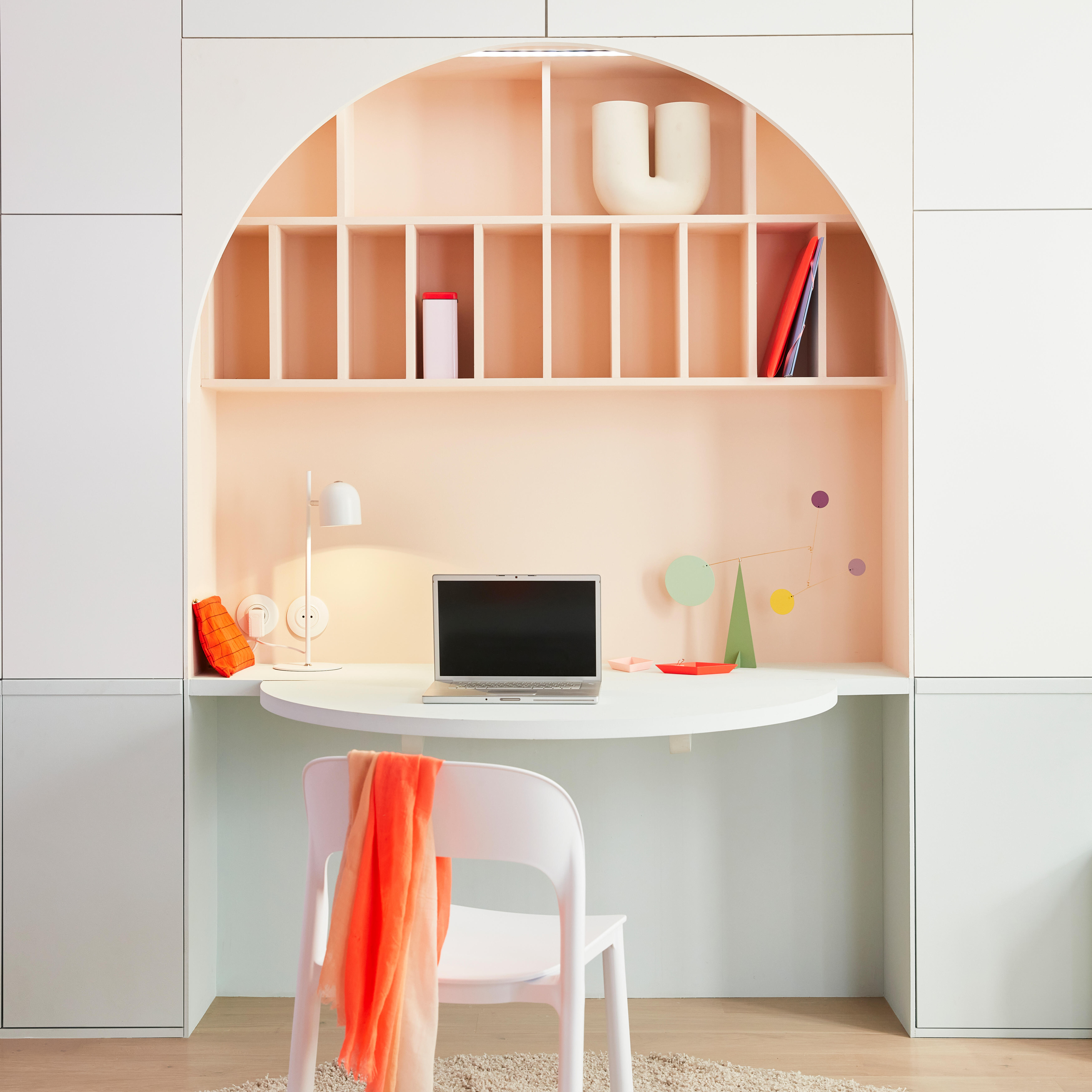 Fabriquer un bureau gain de place avec rangements | Leroy Merlin