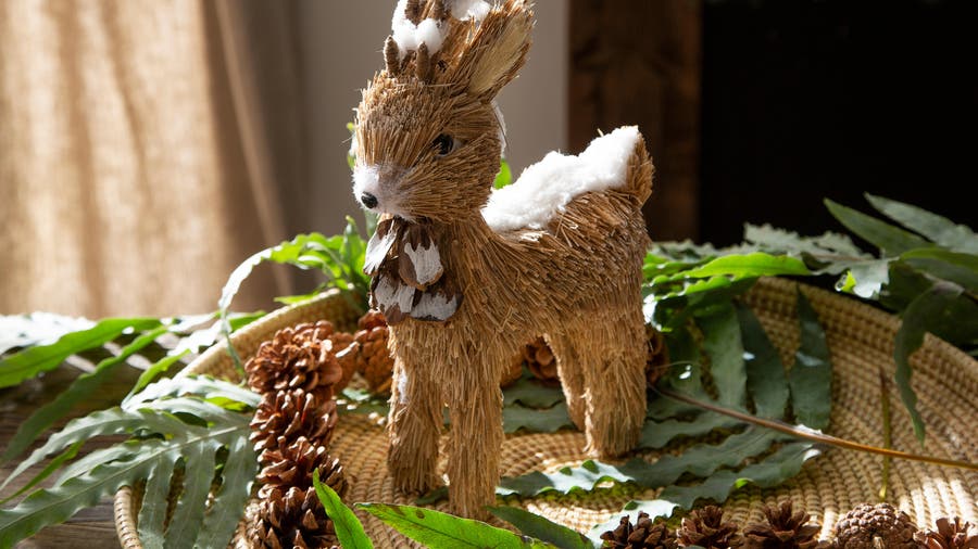 Manualidades para decorar chimeneas de Navidad | Leroy Merlin