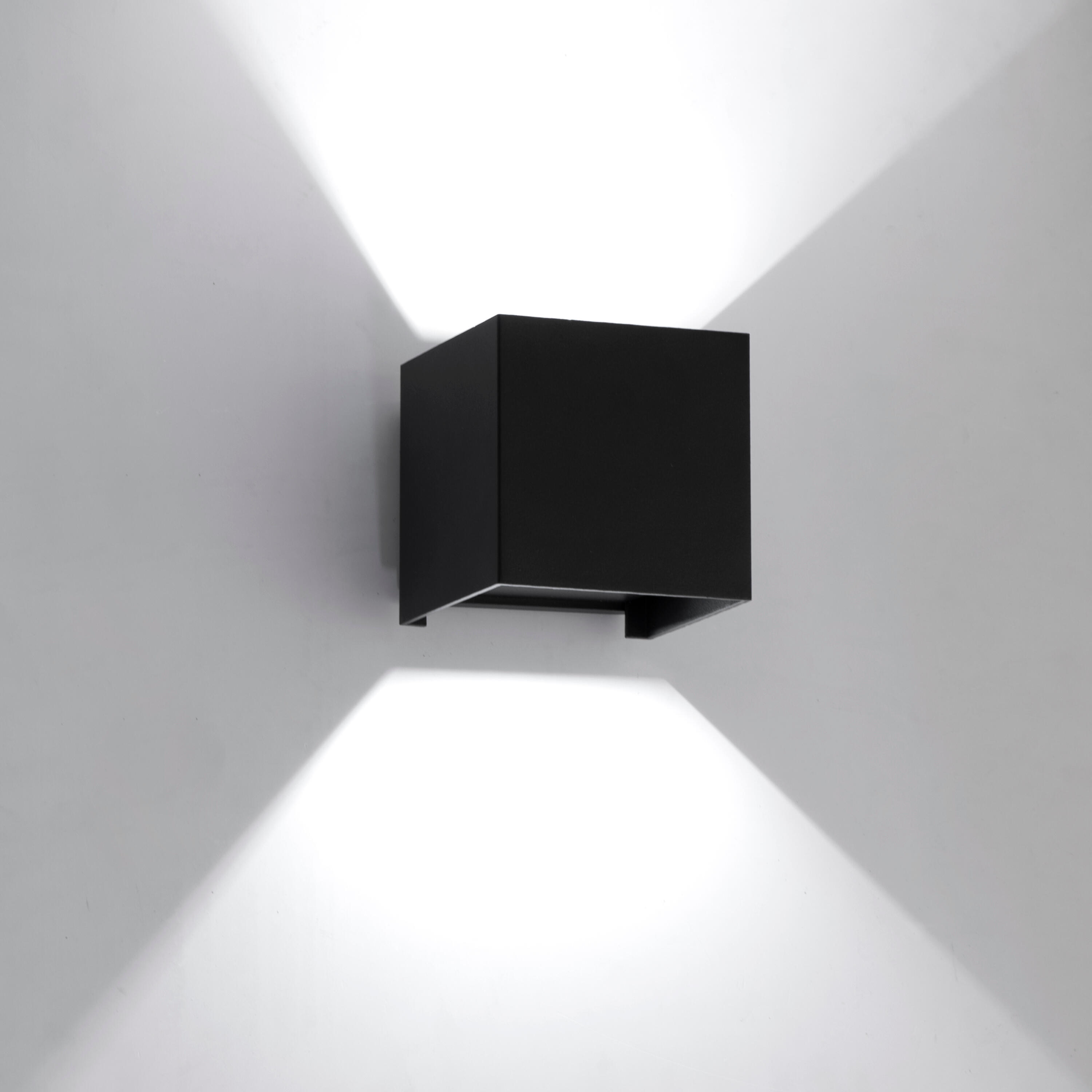 Applique extérieure Led, jeux de lumière Roxbury, 810 lumens, noir ...
