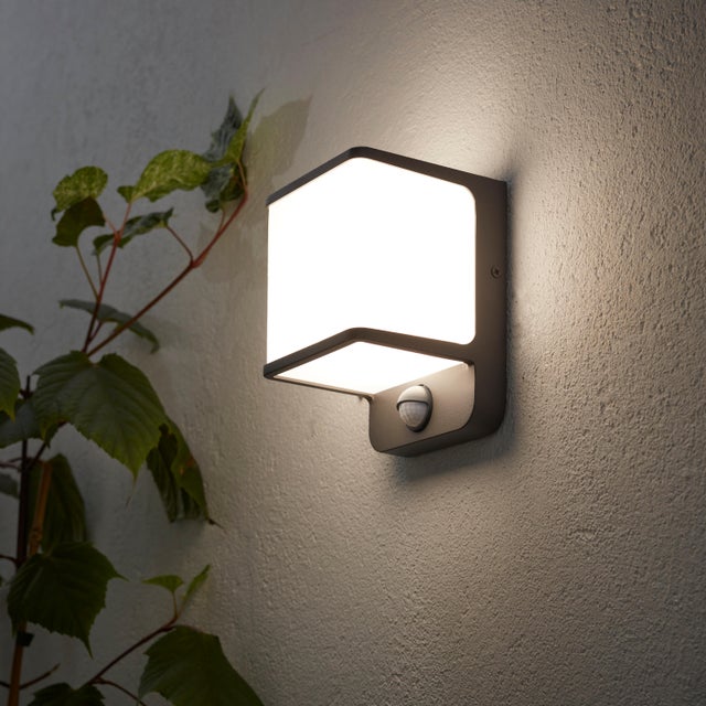 Apliques con sensor de movimiento: enciende luz solo cuando la necesitas